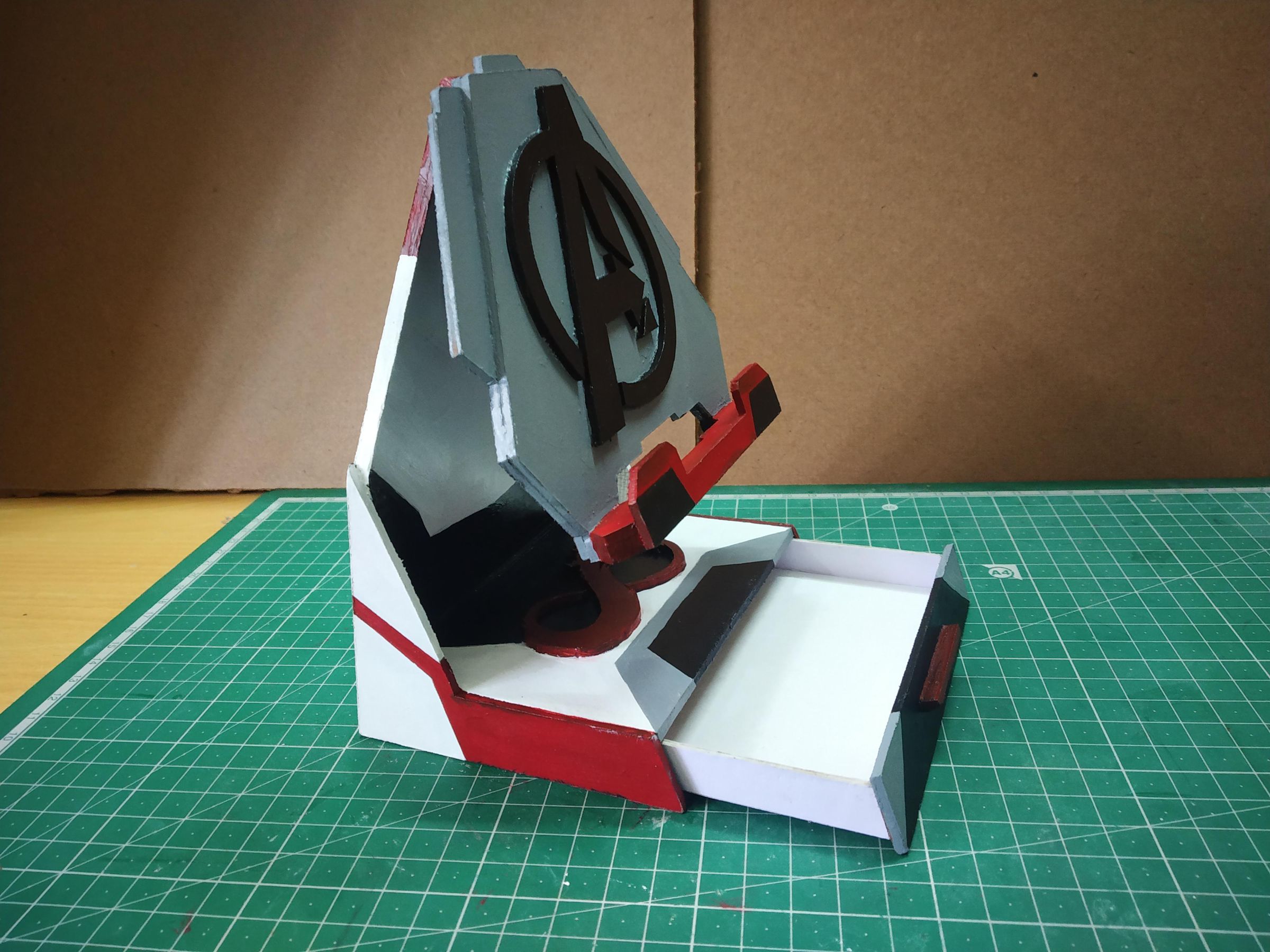Easy Avengers Smartphone Stand : 14 Steps (with Pictures) - Instructables