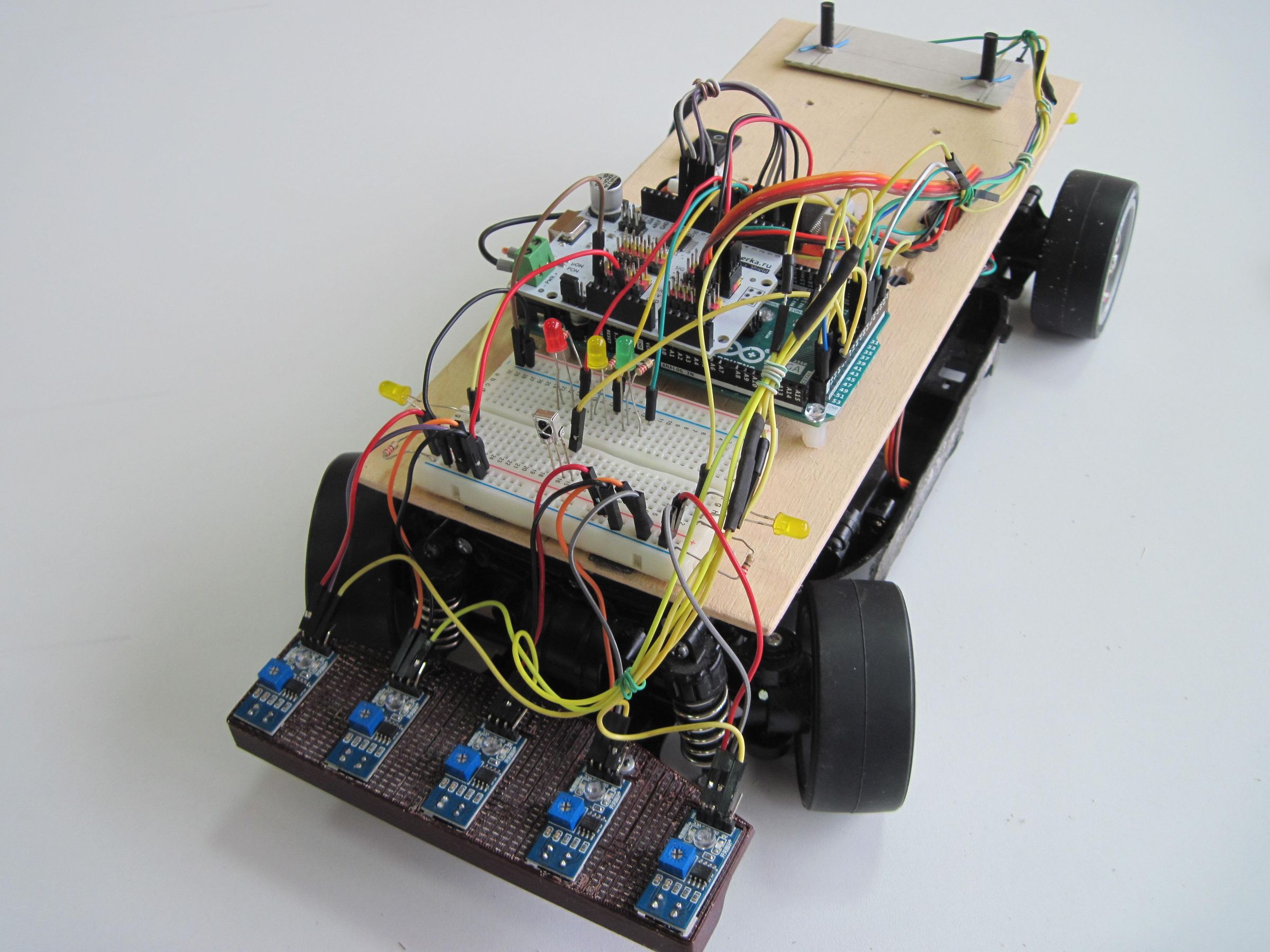 Competition Car Model Robotraffic : 9 Steps - Instructables