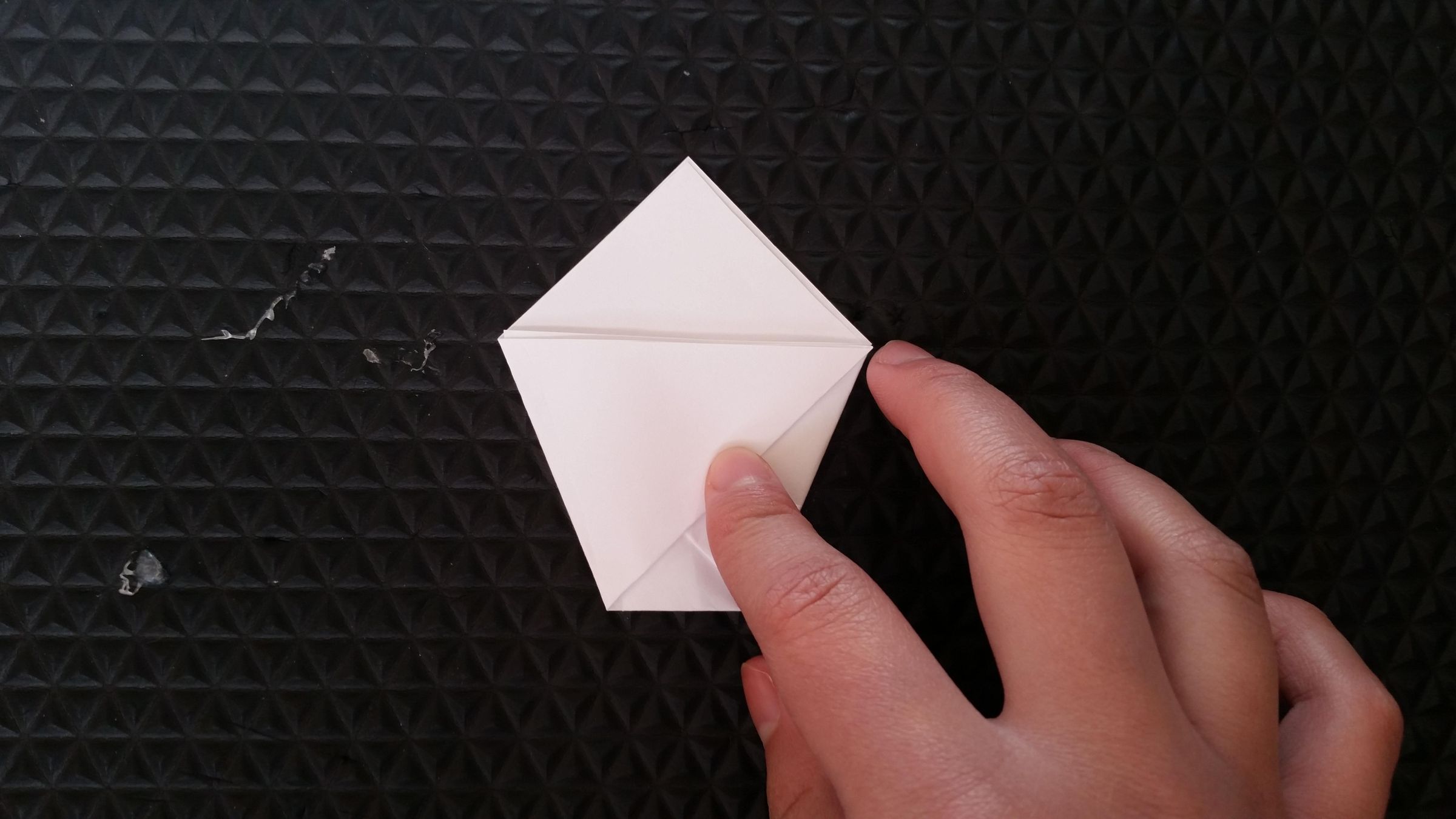How to Make a Paper Worm Slinky : 5 Steps - Instructables