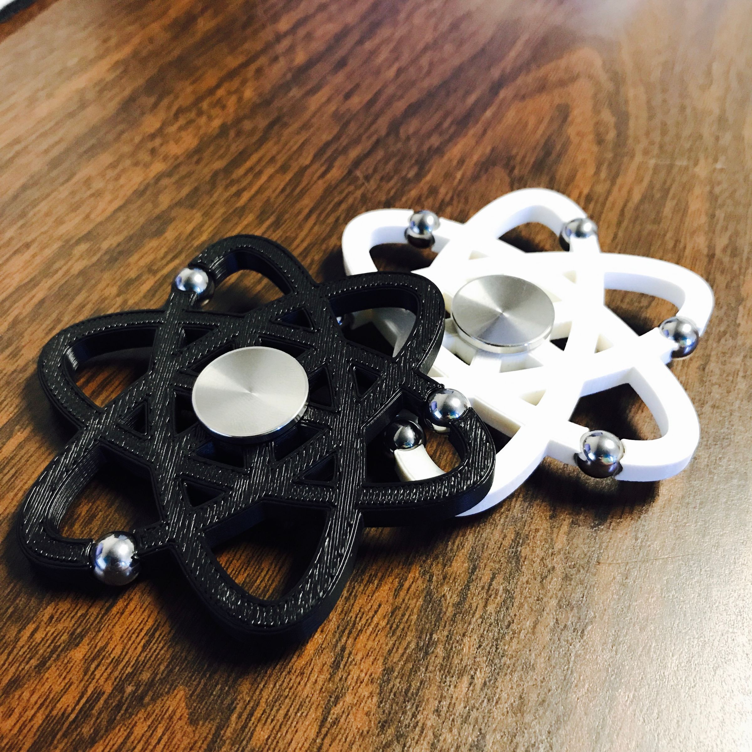 Atom Fidget Spinner W/ "Electrons" - Instructables