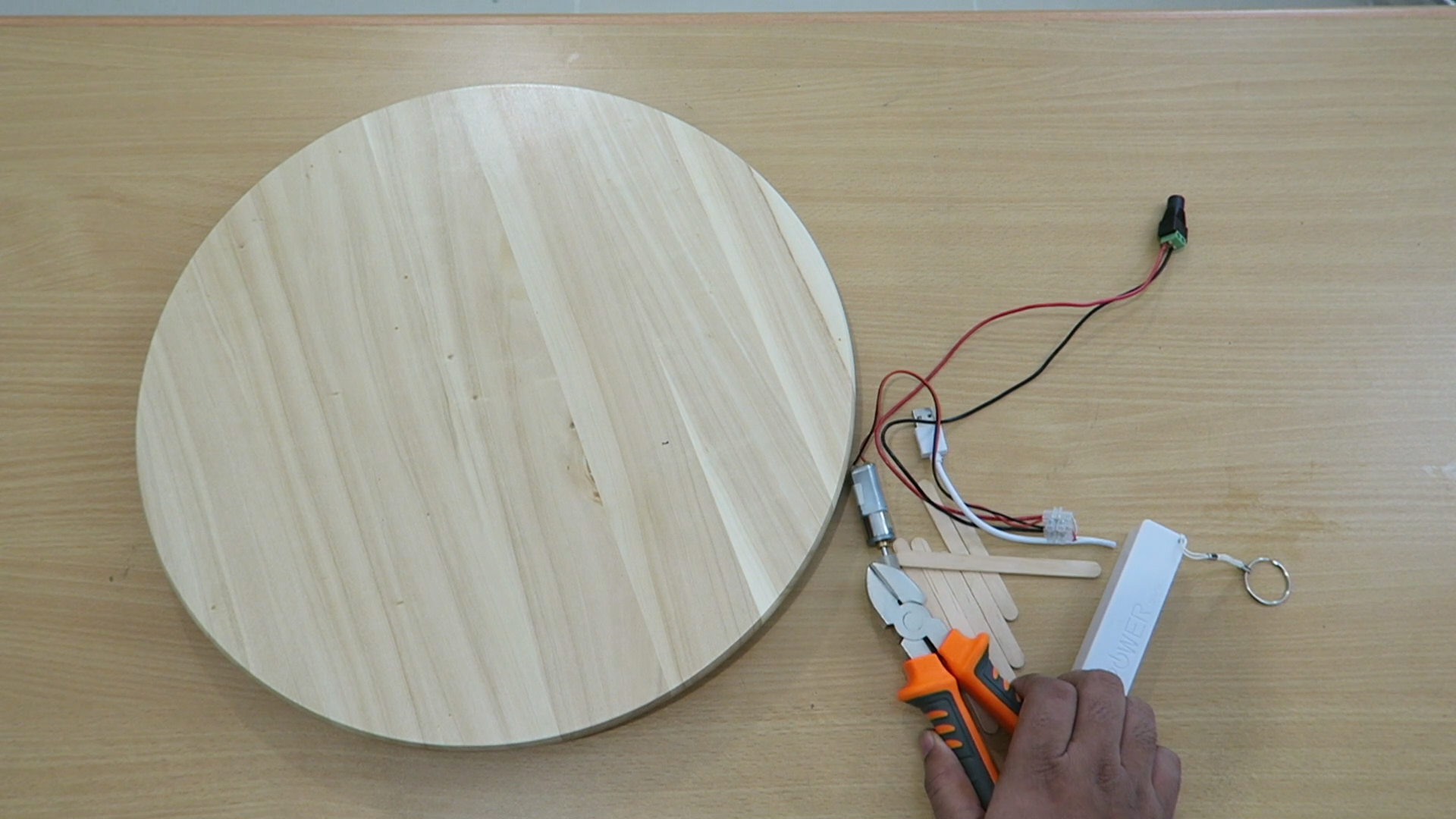 Motorised Rotating Platform : 3 Steps (with Pictures) - Instructables