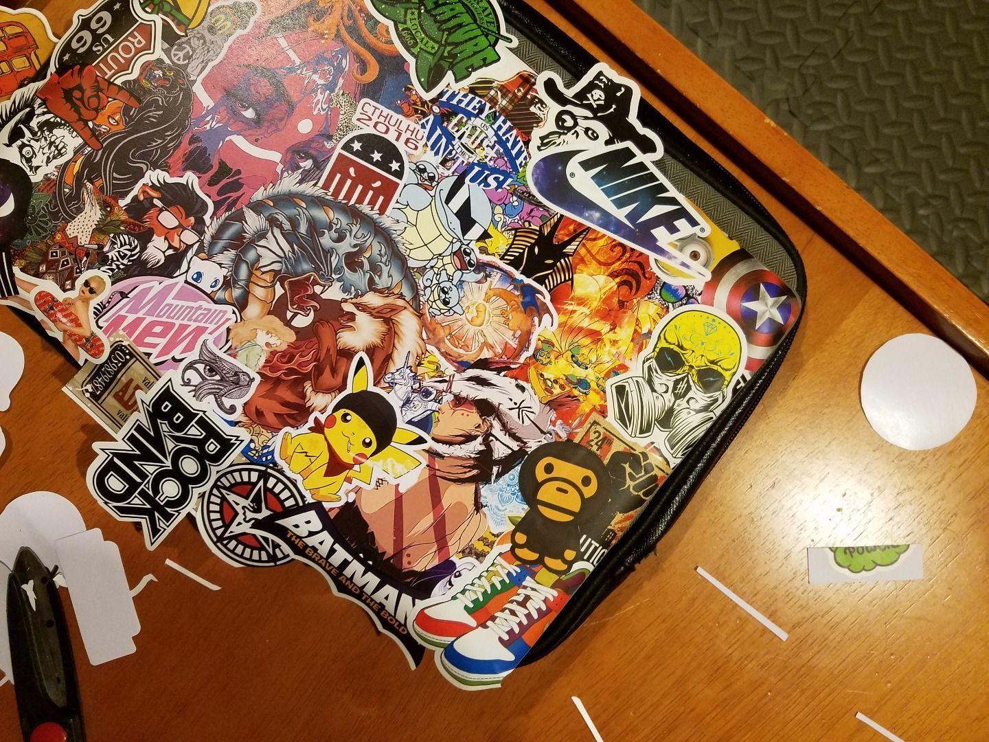 Laptop Stickerbomb : 8 Steps - Instructables
