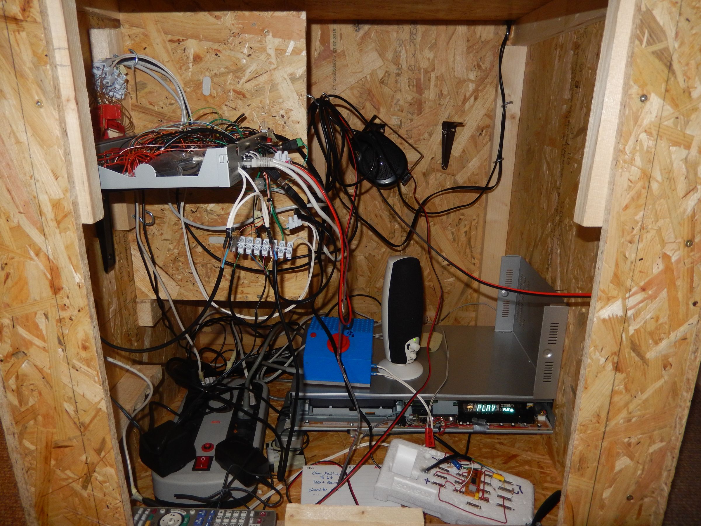 AWESOME HOMEMADE CLAW MACHINE : 5 Steps - Instructables