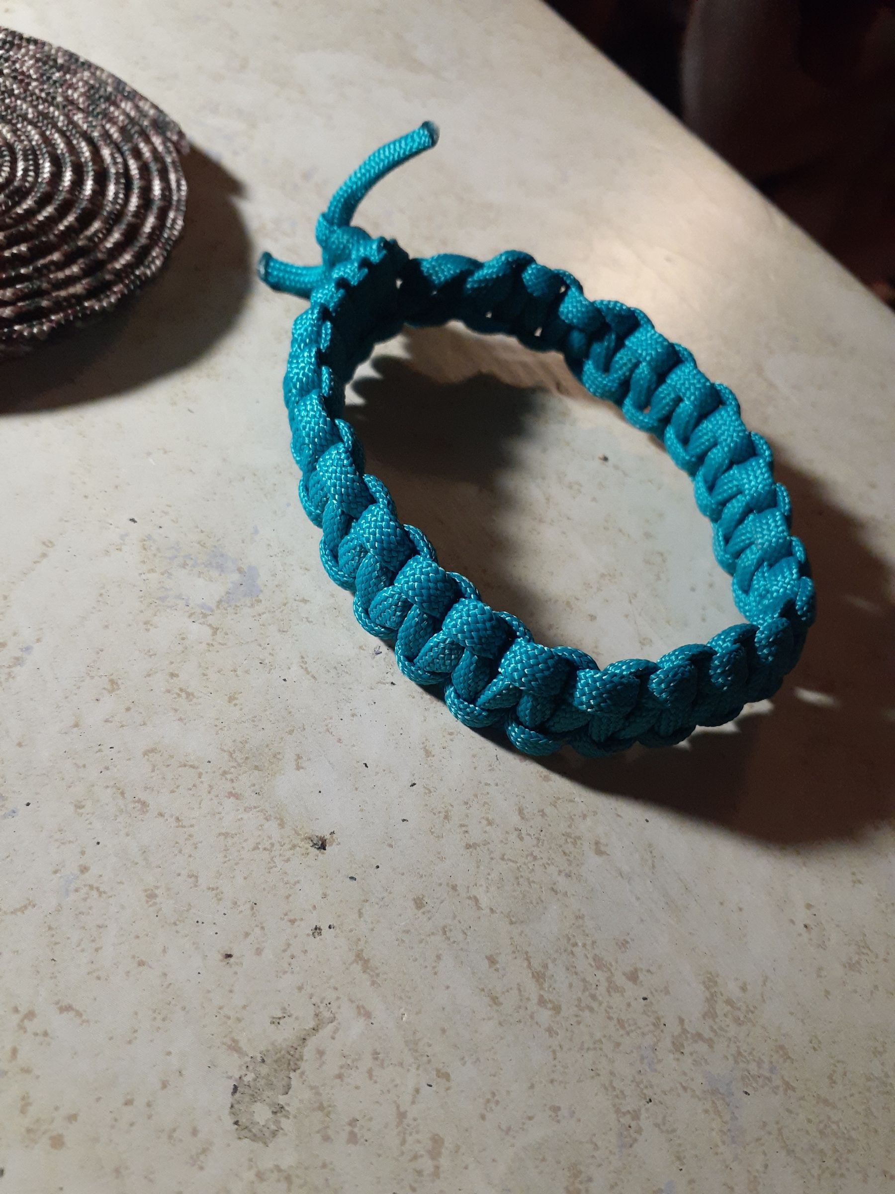 Paracord Bracelet Without Buckles! : 10 Steps (with Pictures ...