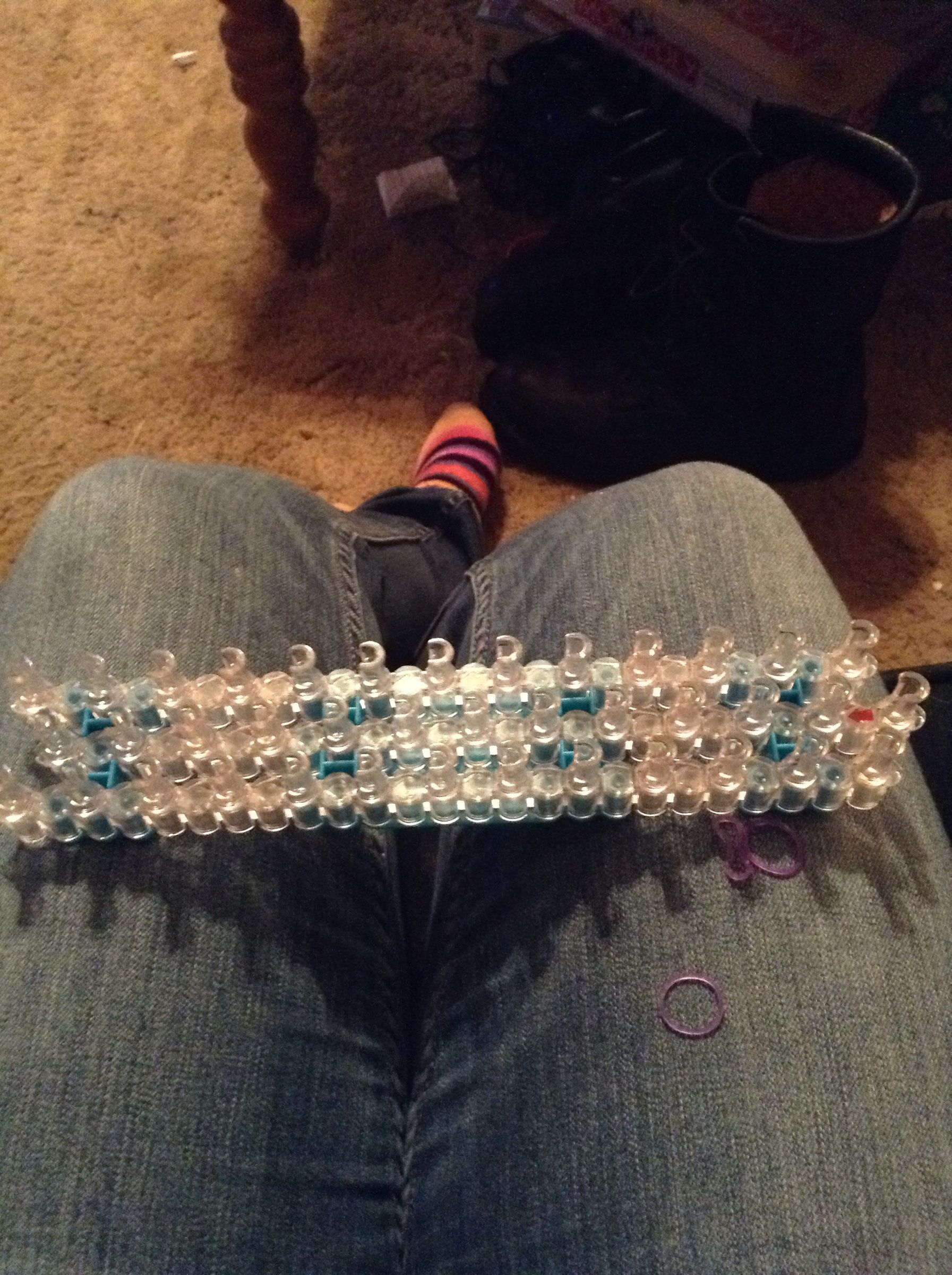 Inverted Fishtail Rainbow Loom : 4 Steps - Instructables