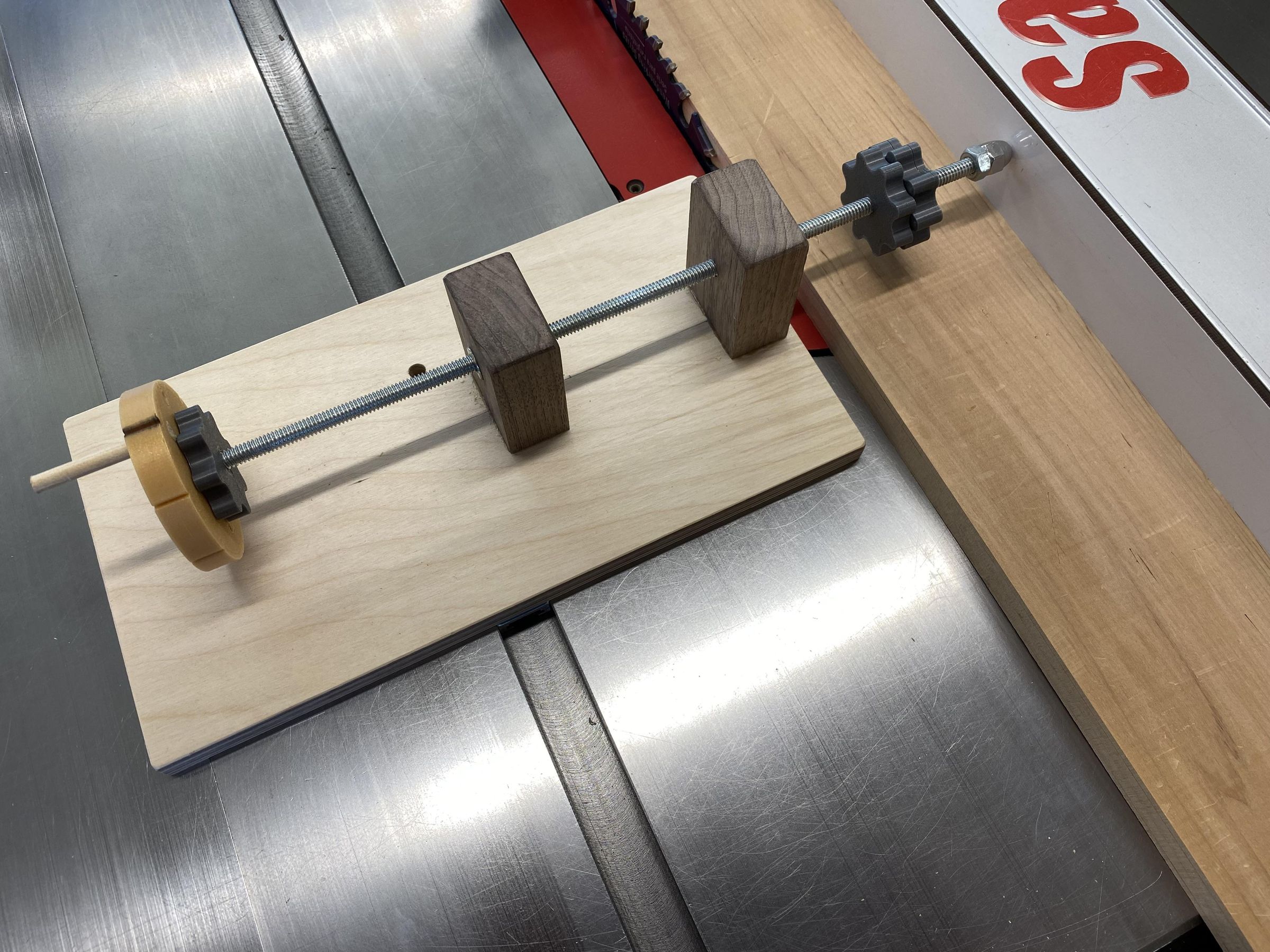 Thin-Strip Cutting Jig With Micro Adjustment : 4 Steps (with Pictures ...