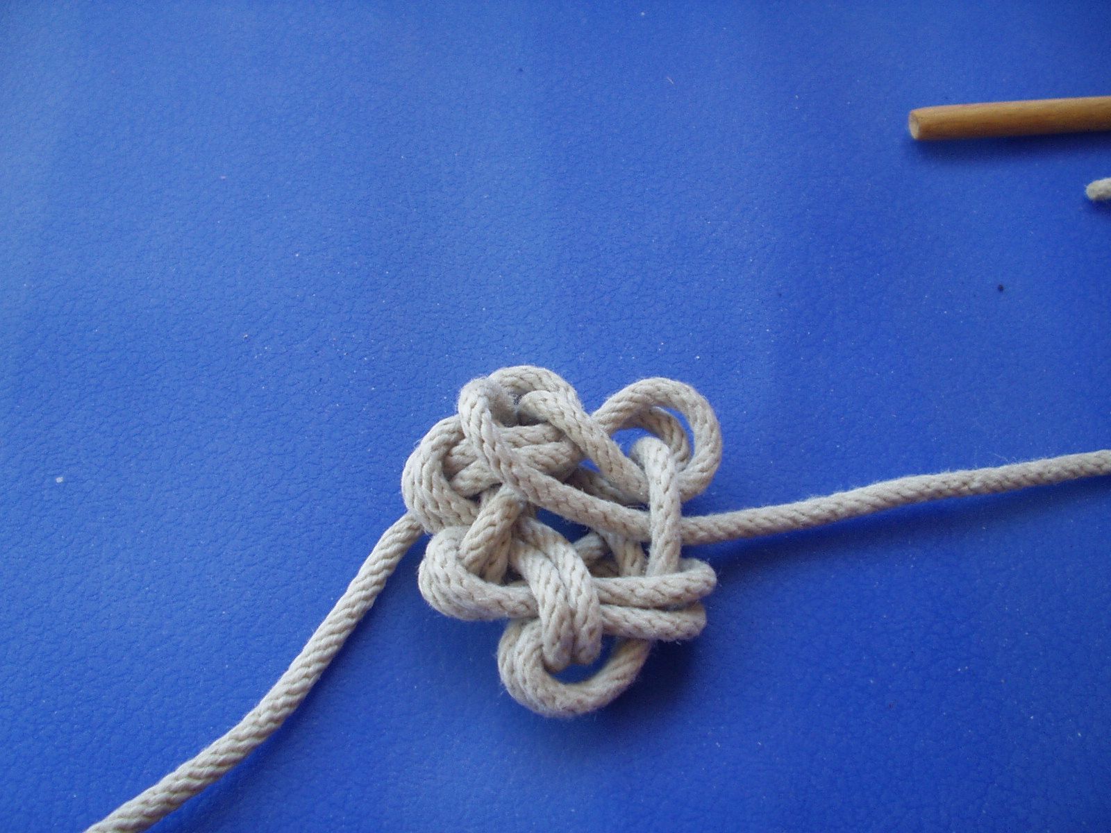 Single Strand Star Knot : 16 Steps - Instructables