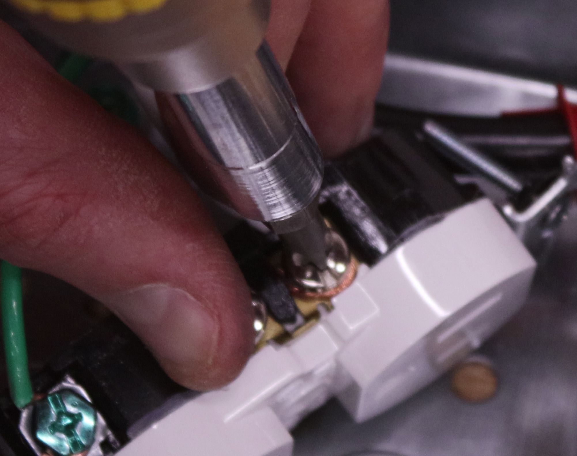 DIY Portable Switched Power Outlet With Extension Cord : 8 Steps (with ...