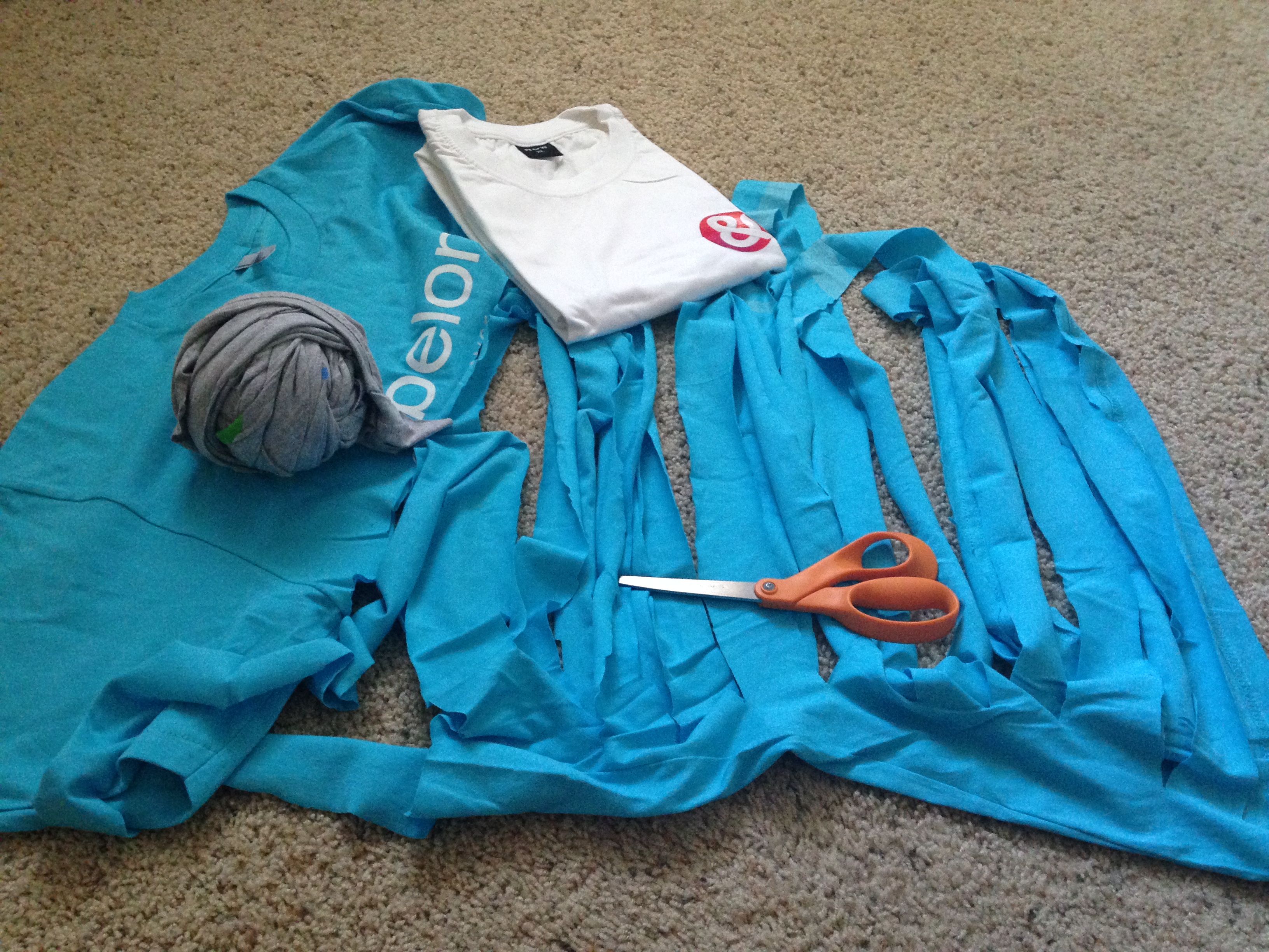 Braided T-shirt Rug : 5 Steps (with Pictures) - Instructables