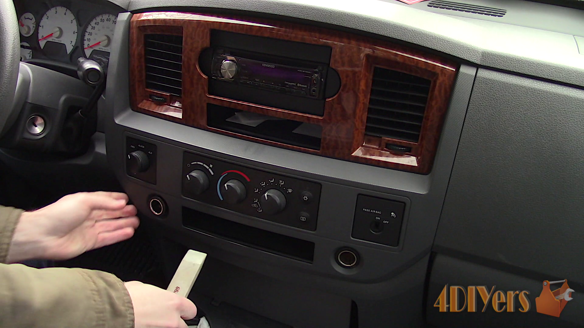 How to Replace a 12v Cigarette Lighter Socket With a USB Charger Port ...