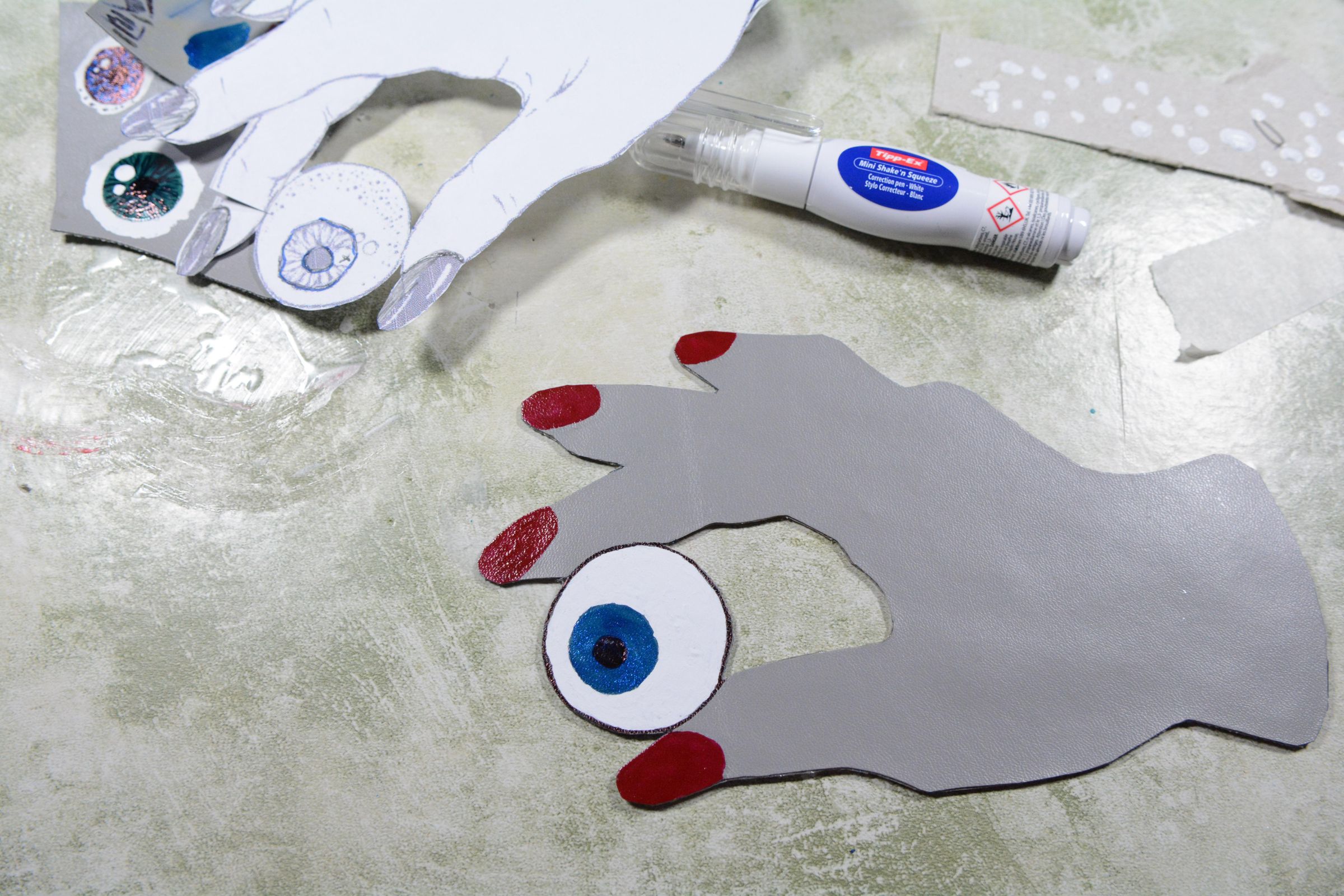 How to Make Detachable (Faux) Leather Collars Using Recycled Notebooks ...