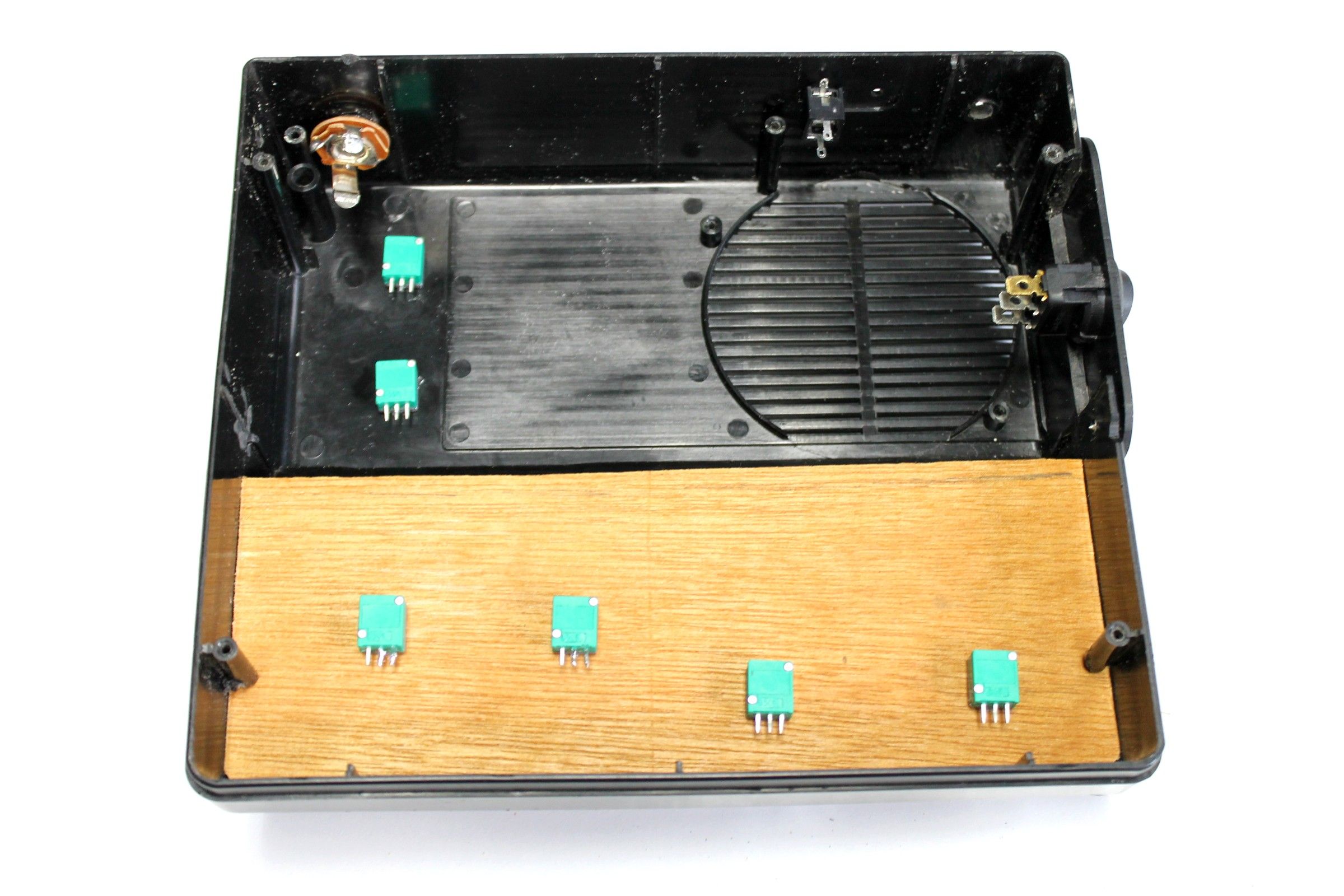 Dub Siren Synth - 555 Timers : 14 Steps (with Pictures) - Instructables