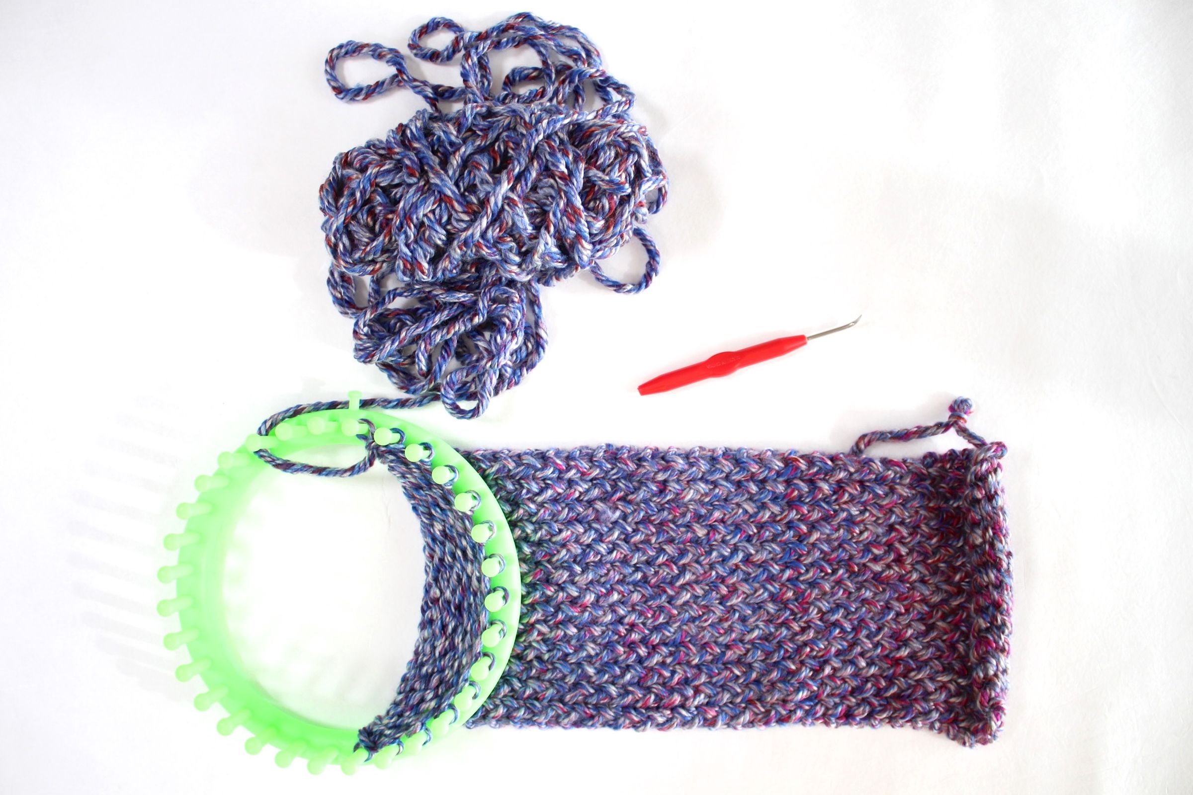 How to Knit an Infinity Scarf on a Loom : 15 Steps (with Pictures ...