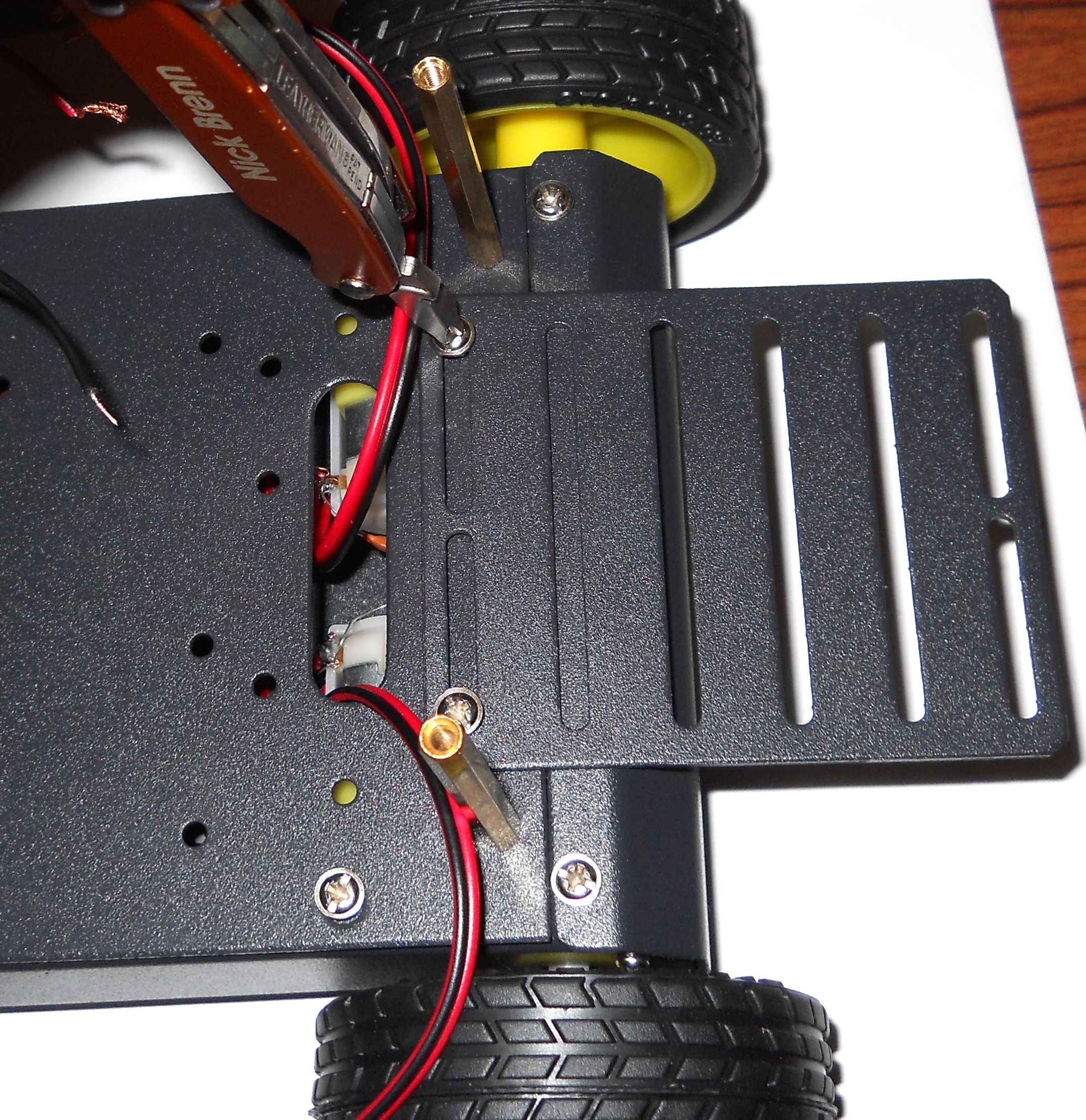 Wall-E's Anti-Social Cousin: Object Avoiding Arduino Controlled Robot! - Instructables