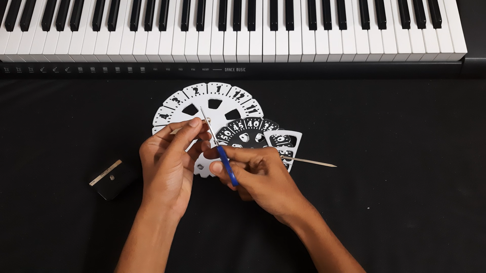 How to Make a Clock That Tells Time With a Twist...? : 8 Steps (with ...