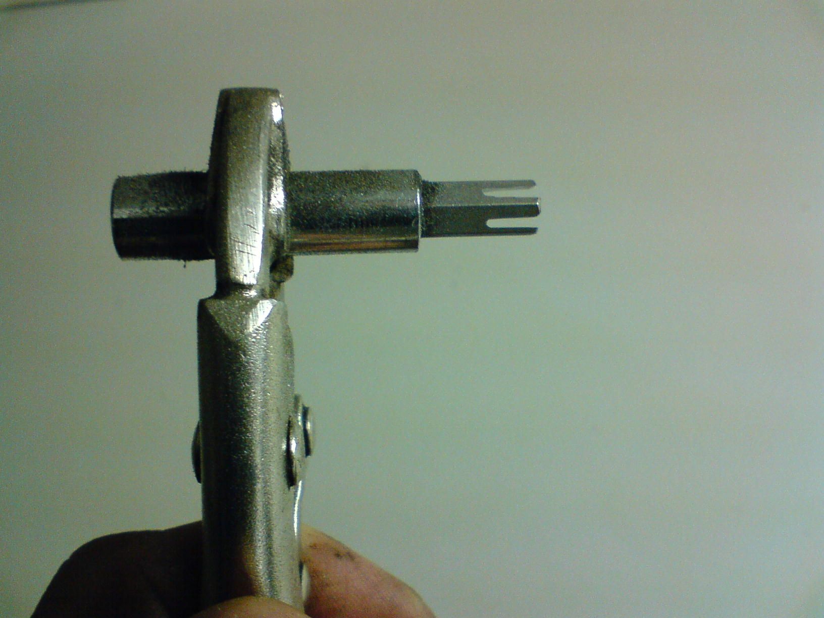 Leatherman Charge 1/4" Bit Adapter/extension : 3 Steps - Instructables