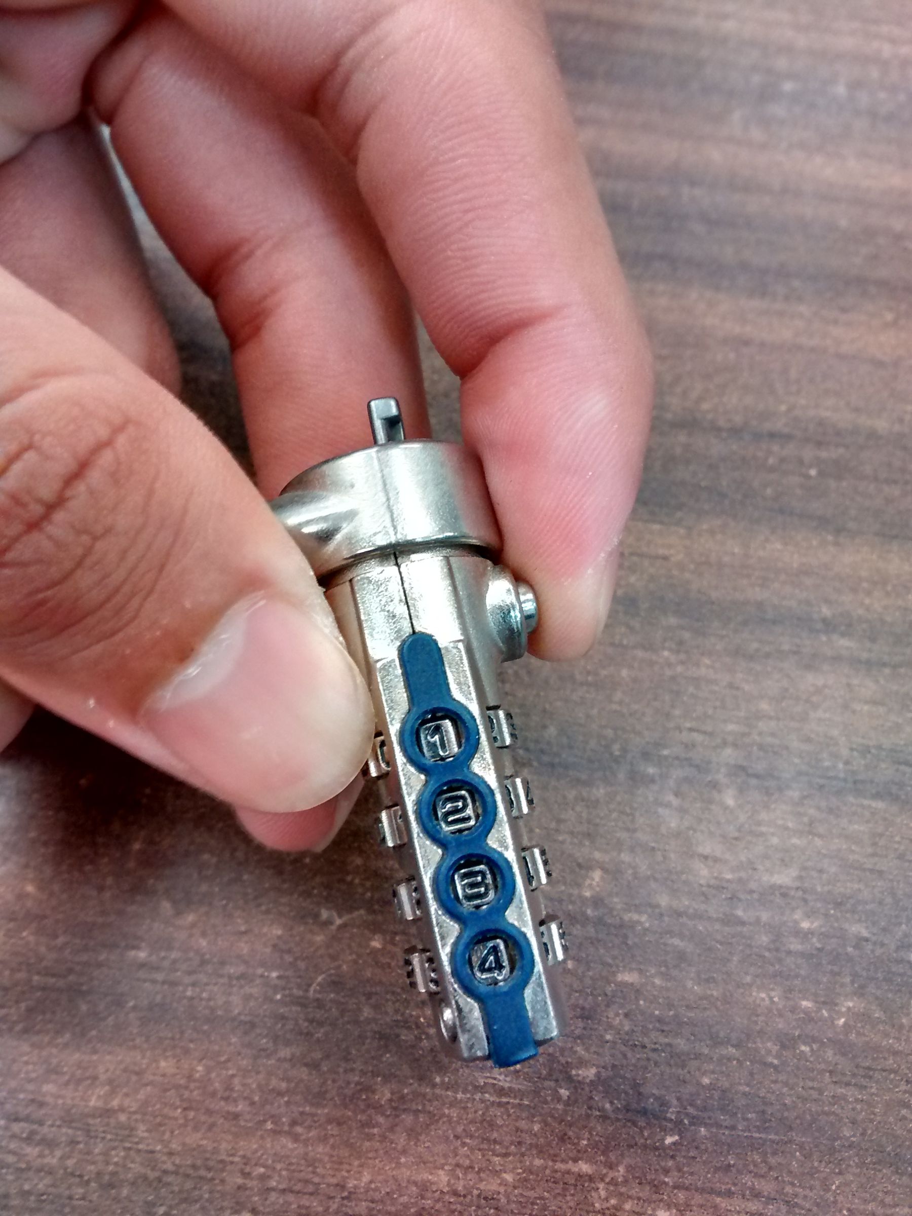 Decode (pick) Targus Defcon CL Laptop Lock : 6 Steps - Instructables