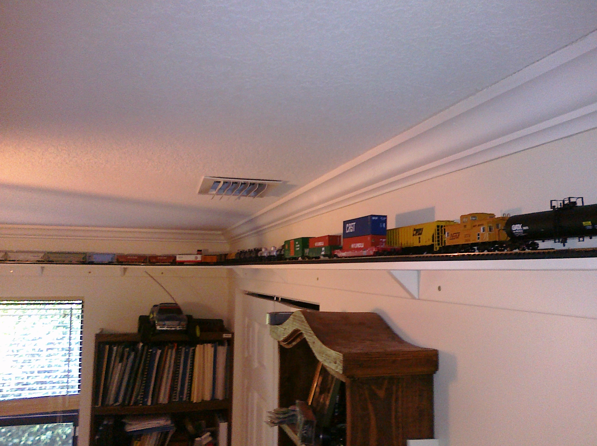 Train on a Shelf : 4 Steps - Instructables