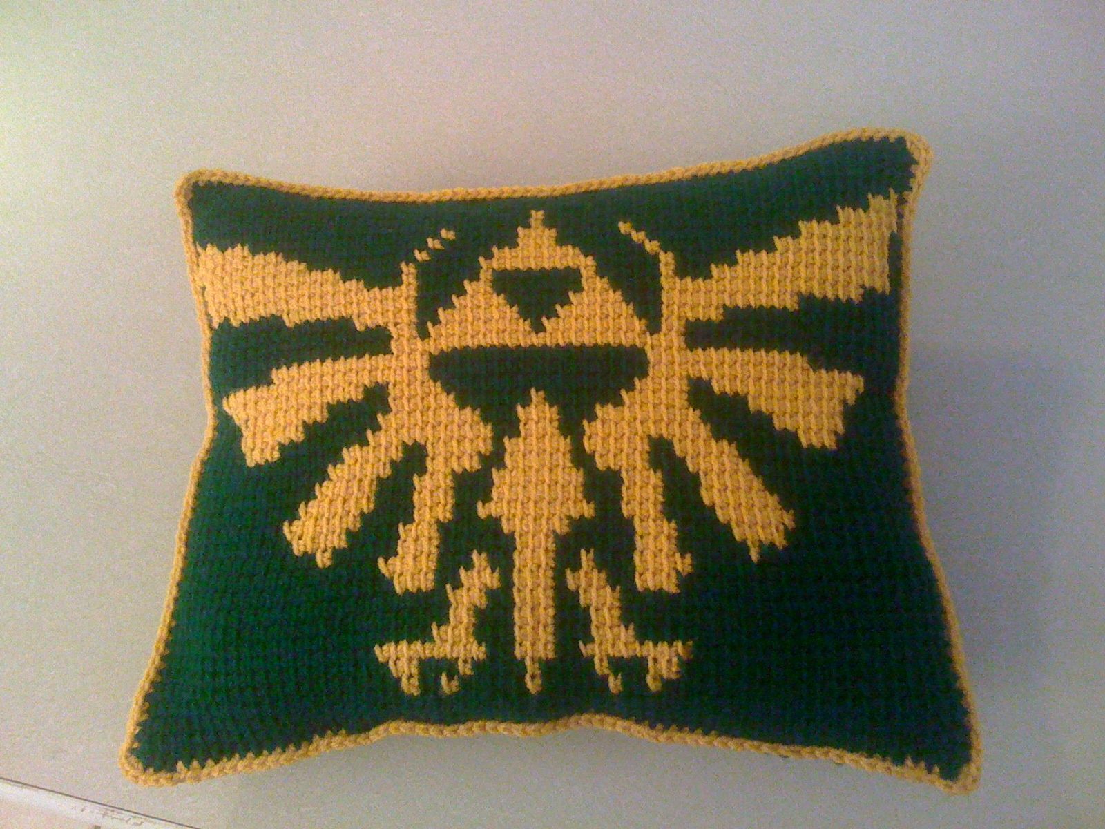 Legend of Zelda, Triforce Pillow : 6 Steps (with Pictures) - Instructables