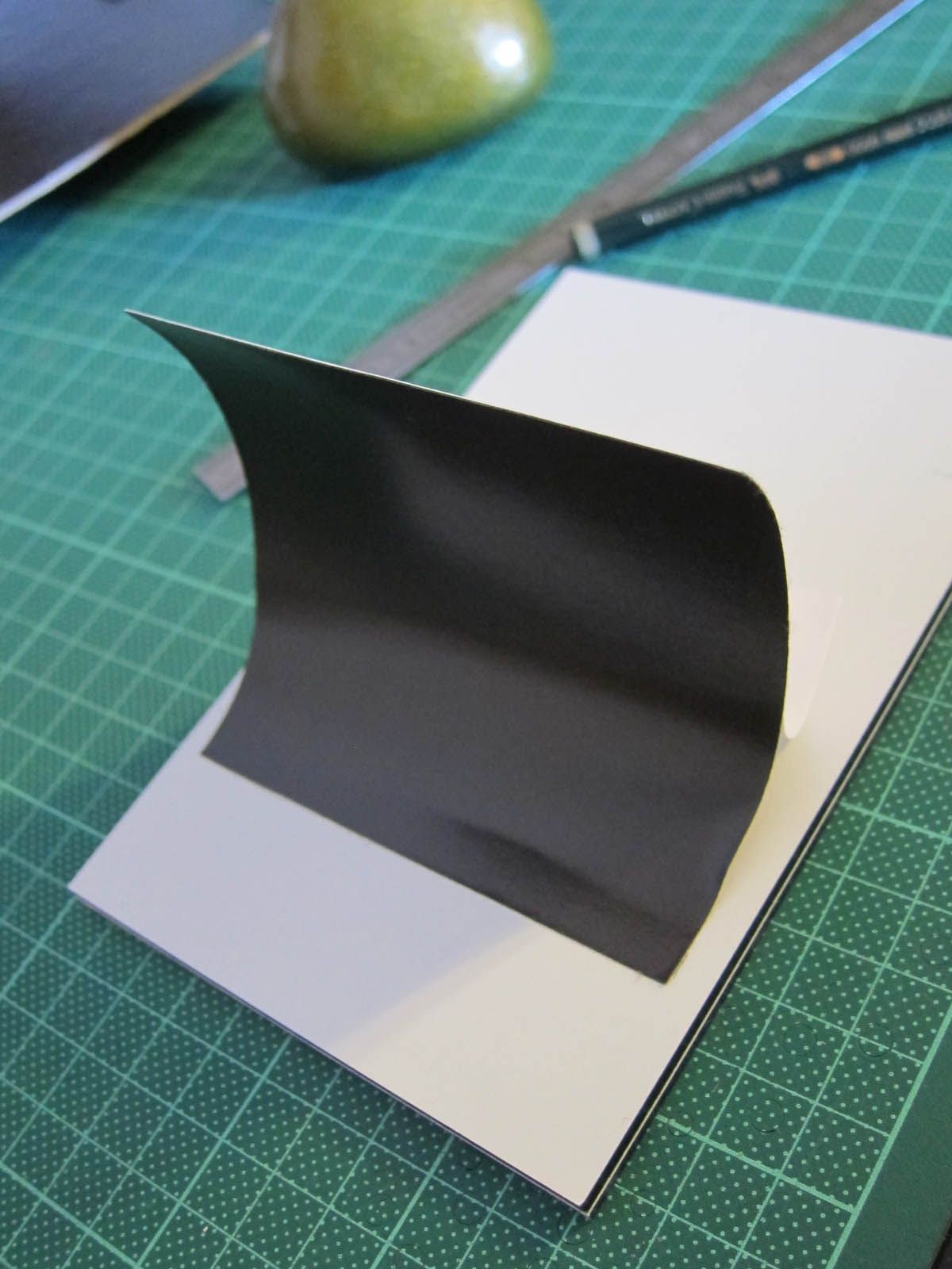 Magnetic Frame for Dibond Mounted Pictures : 4 Steps - Instructables