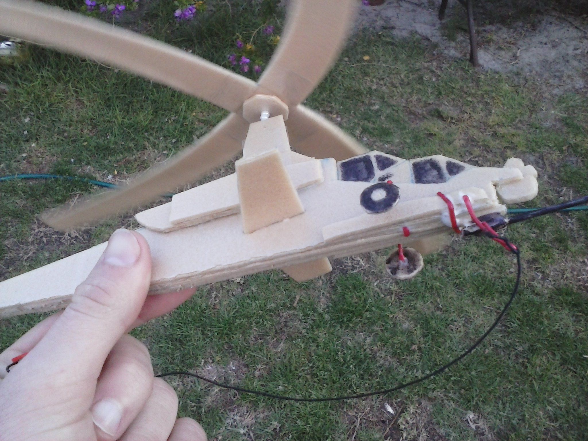 Attack Helicopter Kite - Rooivalk : 9 Steps - Instructables