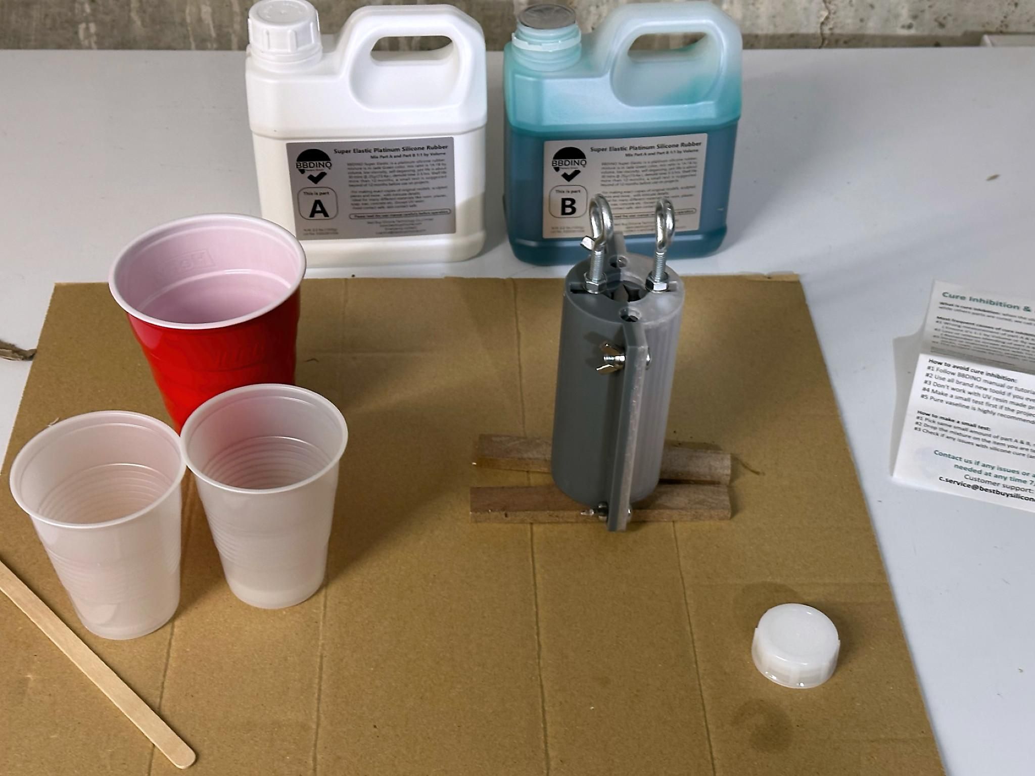 A Simple Way to Mold a Fluorescent Glue Sticks or Crayon Using Fusion ...