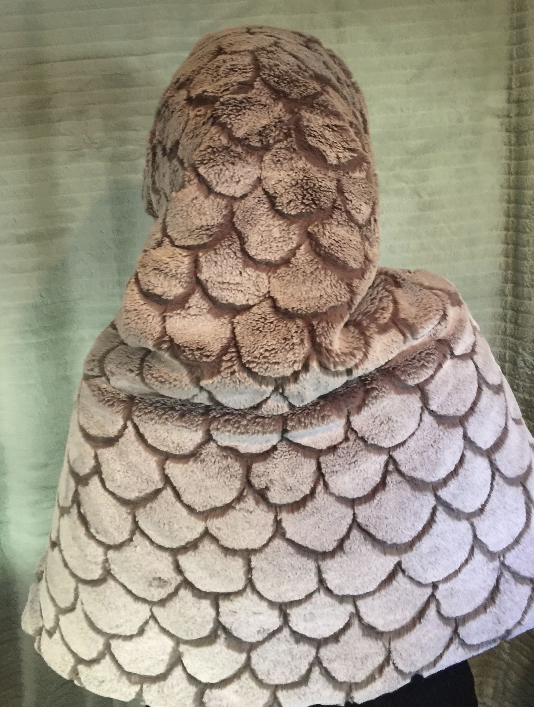 Reversible Carved Faux Fur Cowl/Hood With Muff : 7 Steps (with Pictures ...