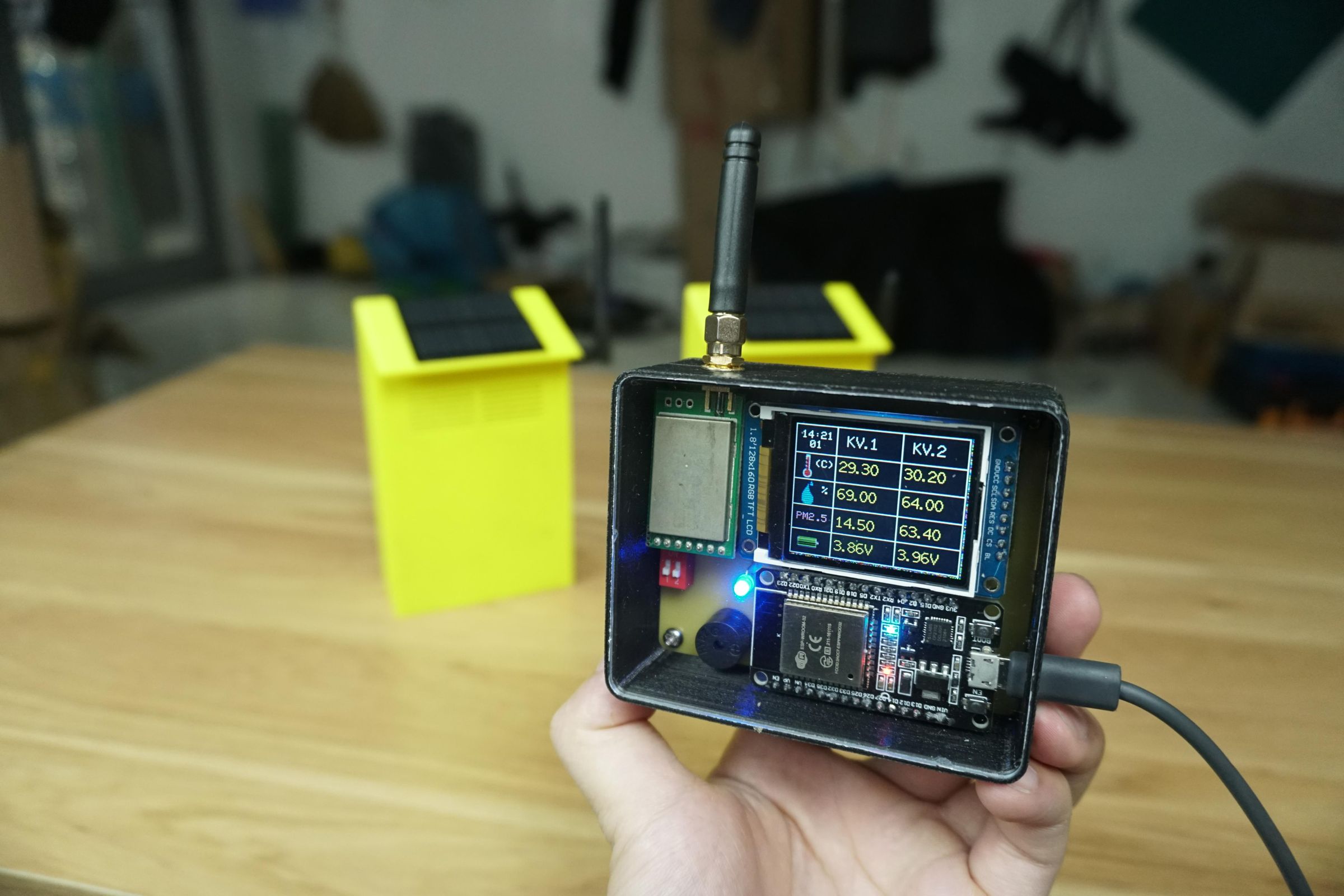 LoRa E32 Based Wireless Weather Station Monitoring System | ESP32 IOT ...