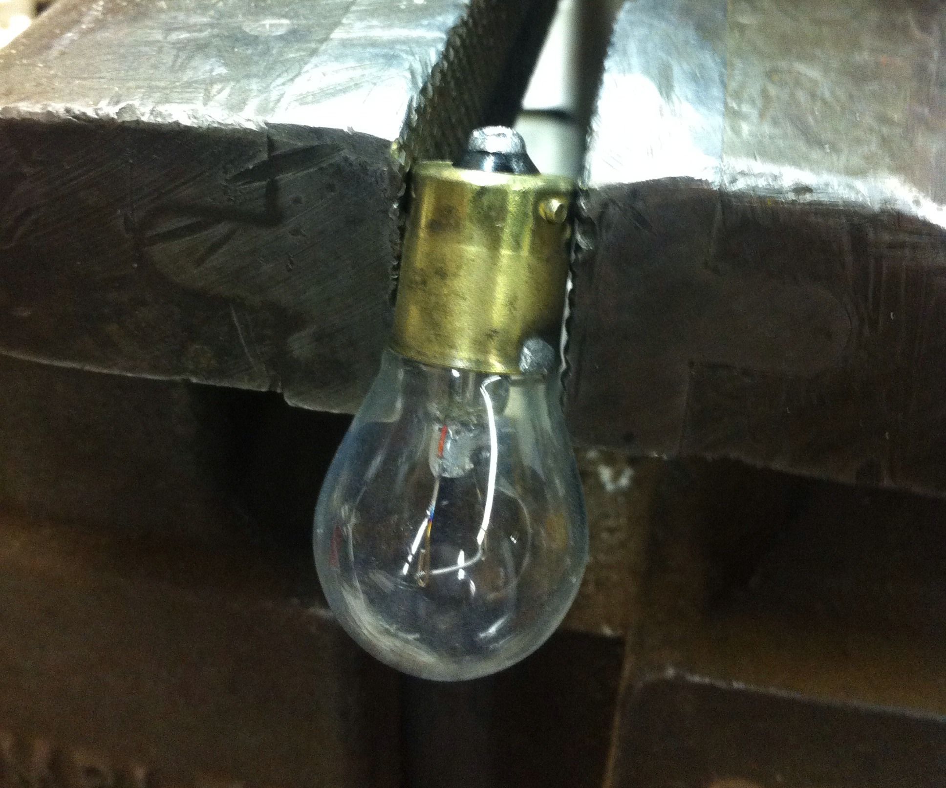 How to Troubleshoot/restore an Automotive Lightbulb : 5 Steps ...