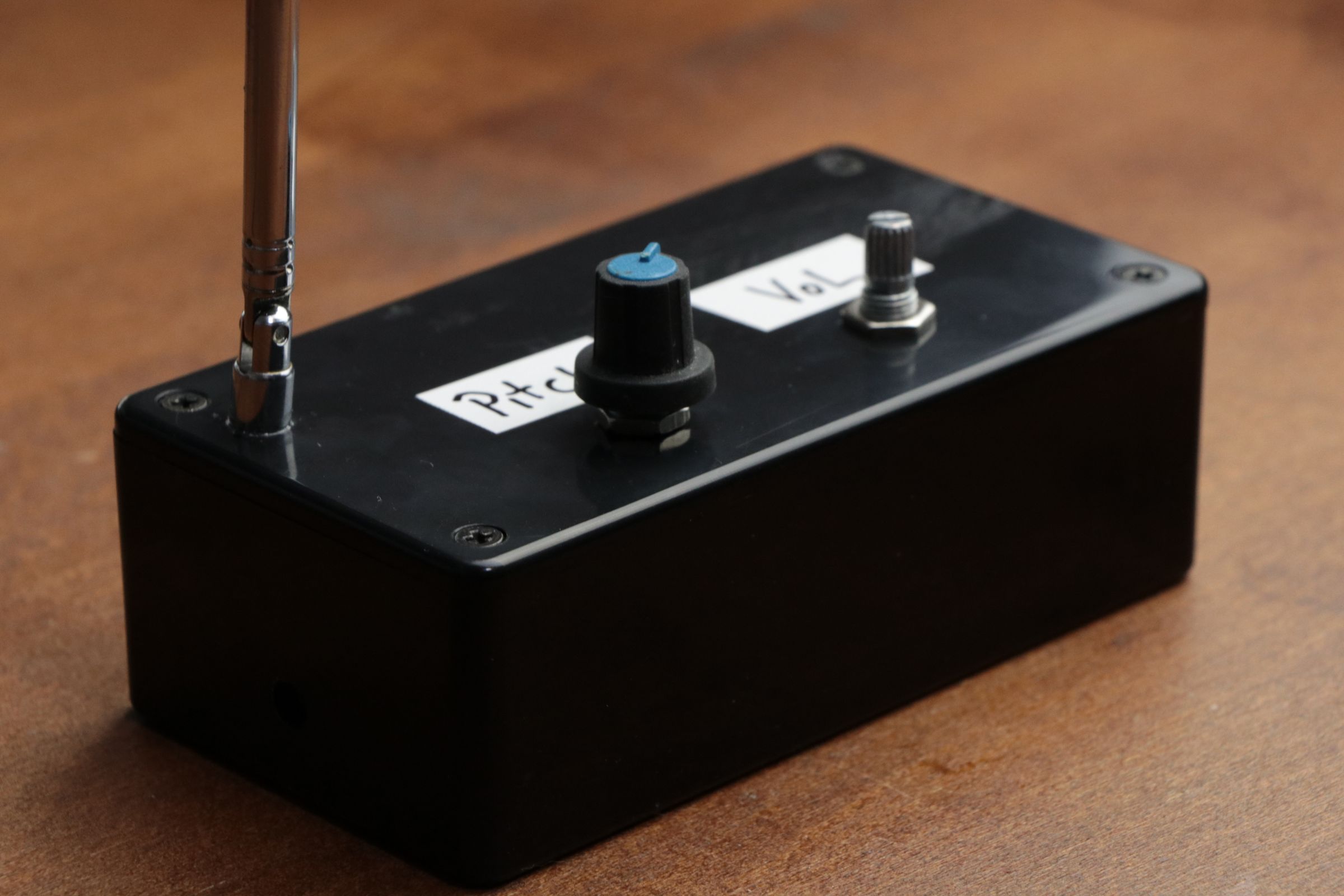 Make Your Own Simple Theremin : 4 Steps (with Pictures) - Instructables