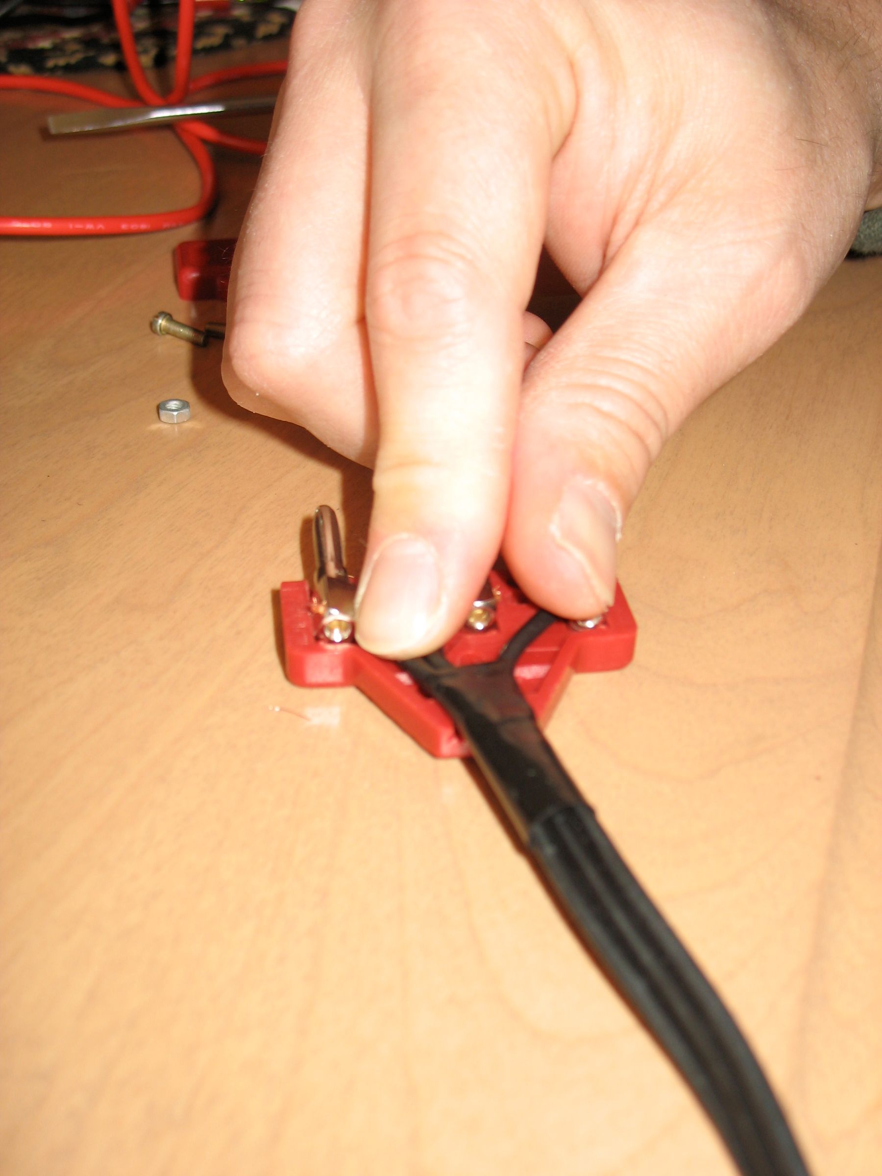 Testing and Repairing an Epee Bodycord : 9 Steps (with Pictures ...