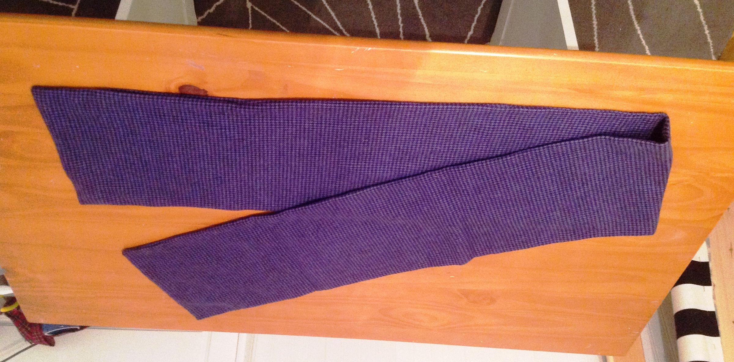 Learn to Sew Inseam Pockets Into Scarves : 6 Steps (with Pictures ...