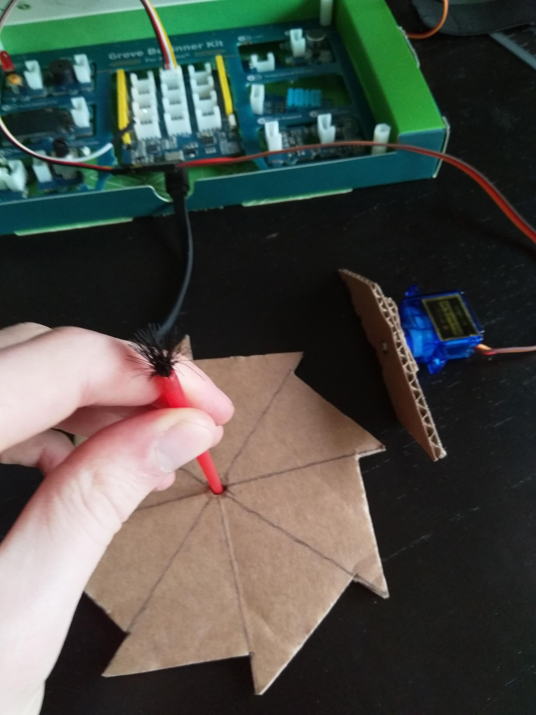 Customizable Zoetrope : 8 Steps - Instructables