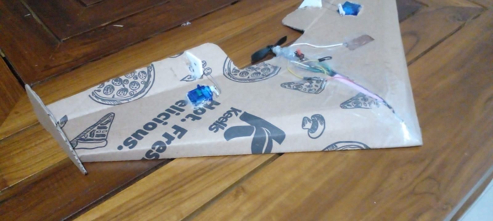 DIY Pizza Box Plane : 6 Steps - Instructables