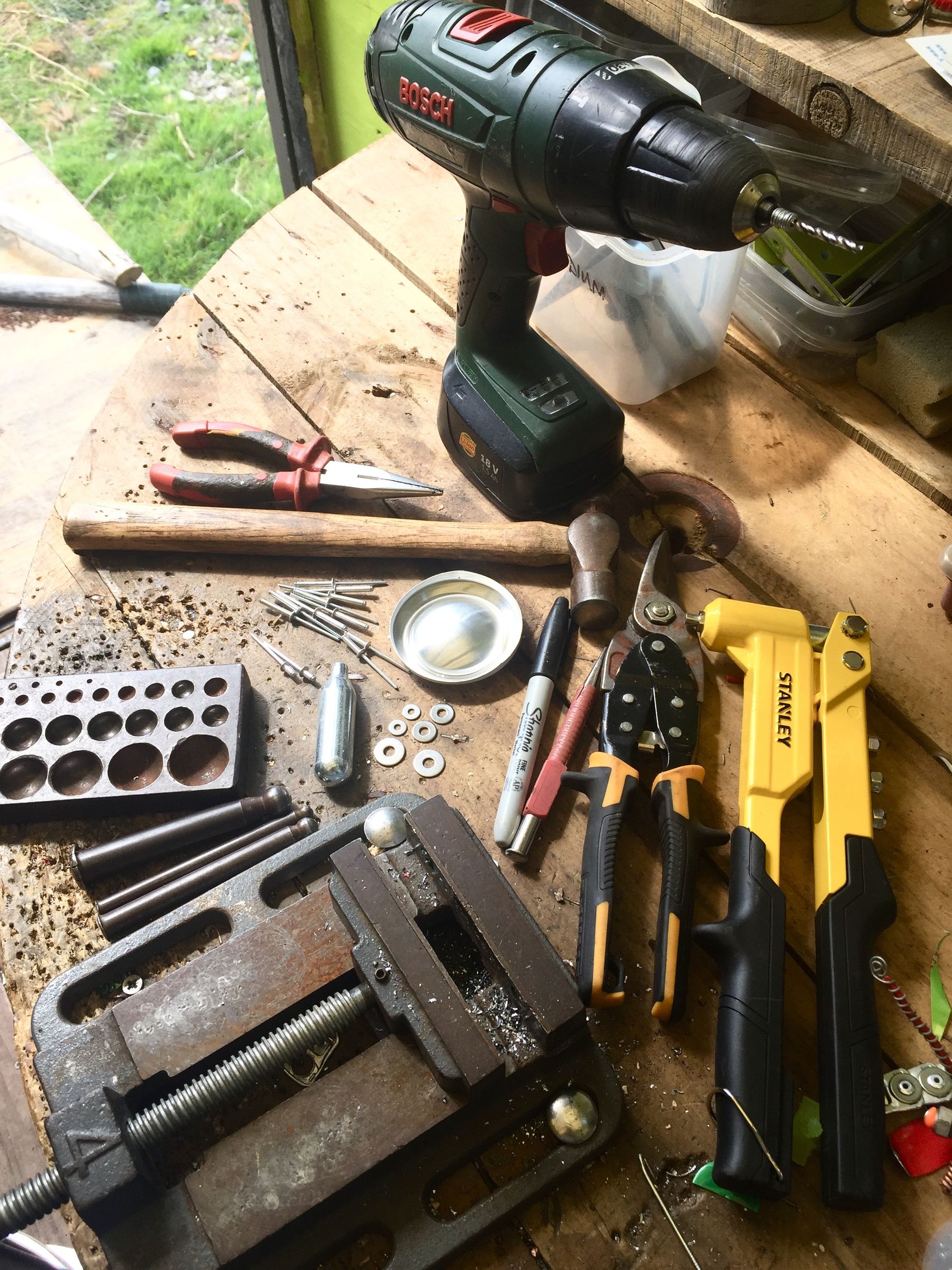 Recycled Metal Bug : 14 Steps (with Pictures) - Instructables