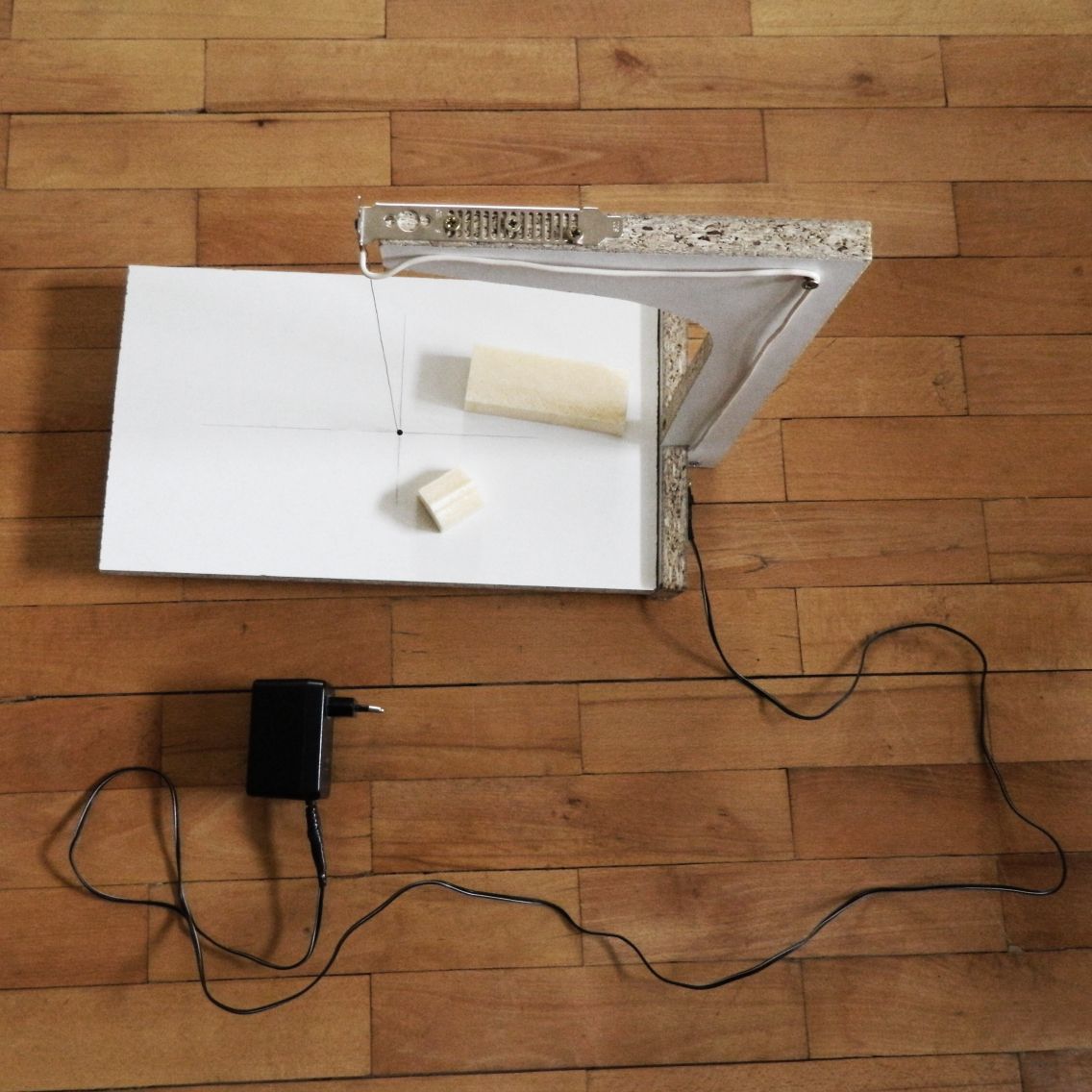 Simple Styrofoam Hot Wire Cutter : 10 Steps - Instructables