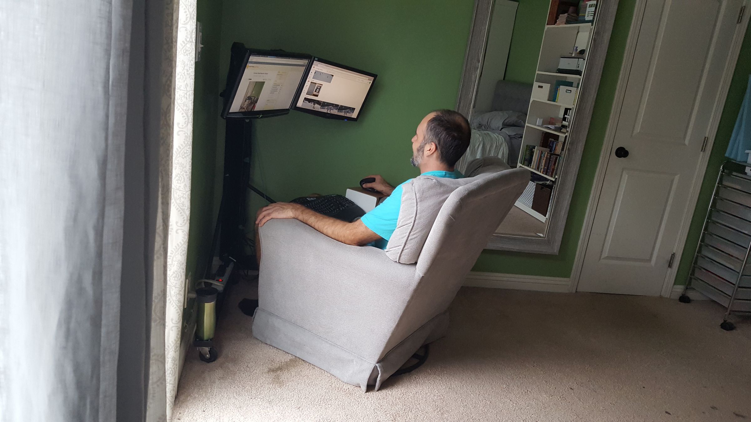 Corner Dual Monitor Stand : 7 Steps (with Pictures) - Instructables