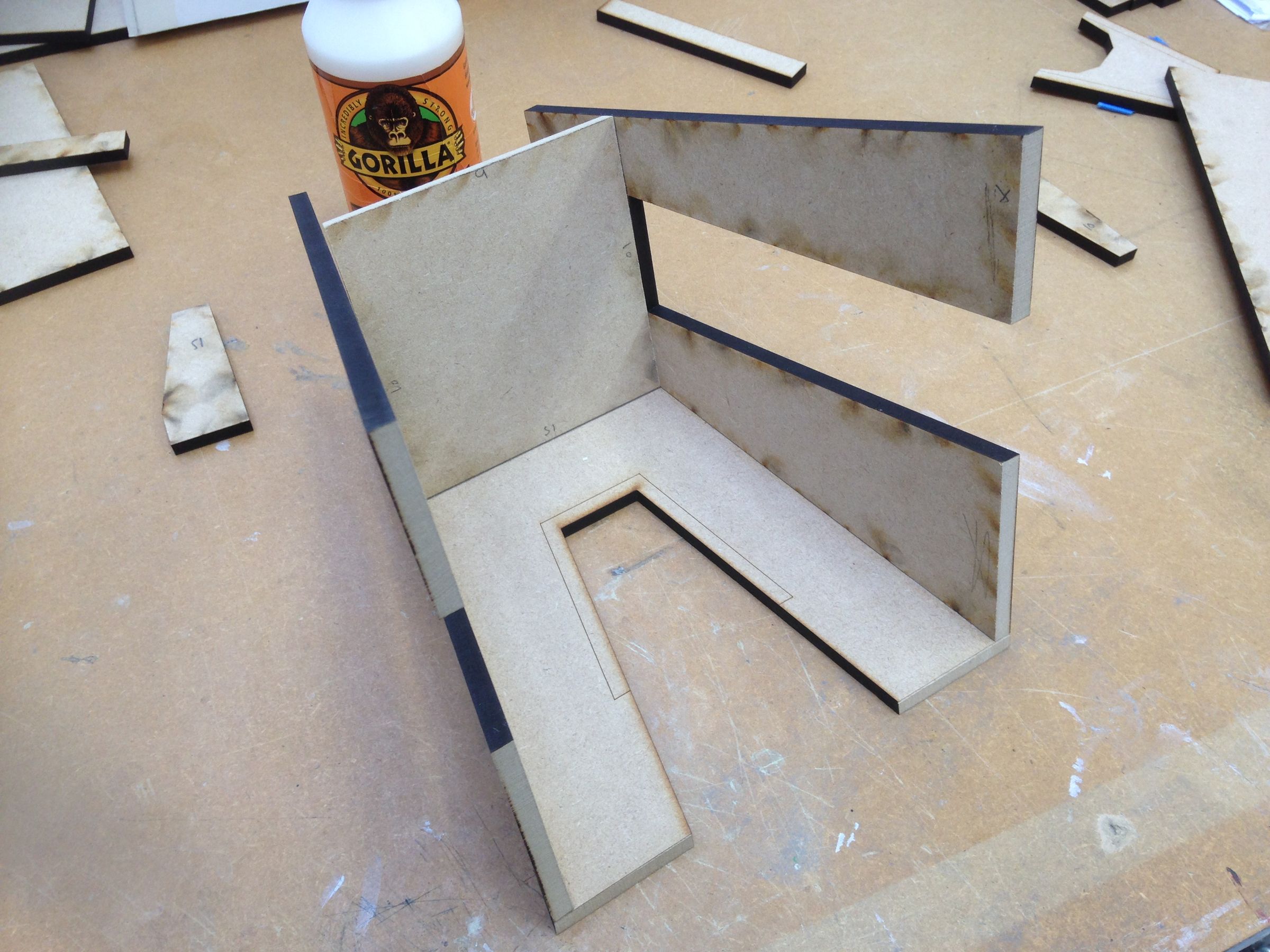 Borderlands 2: Posable Claptrap Model : 17 Steps (with Pictures ...