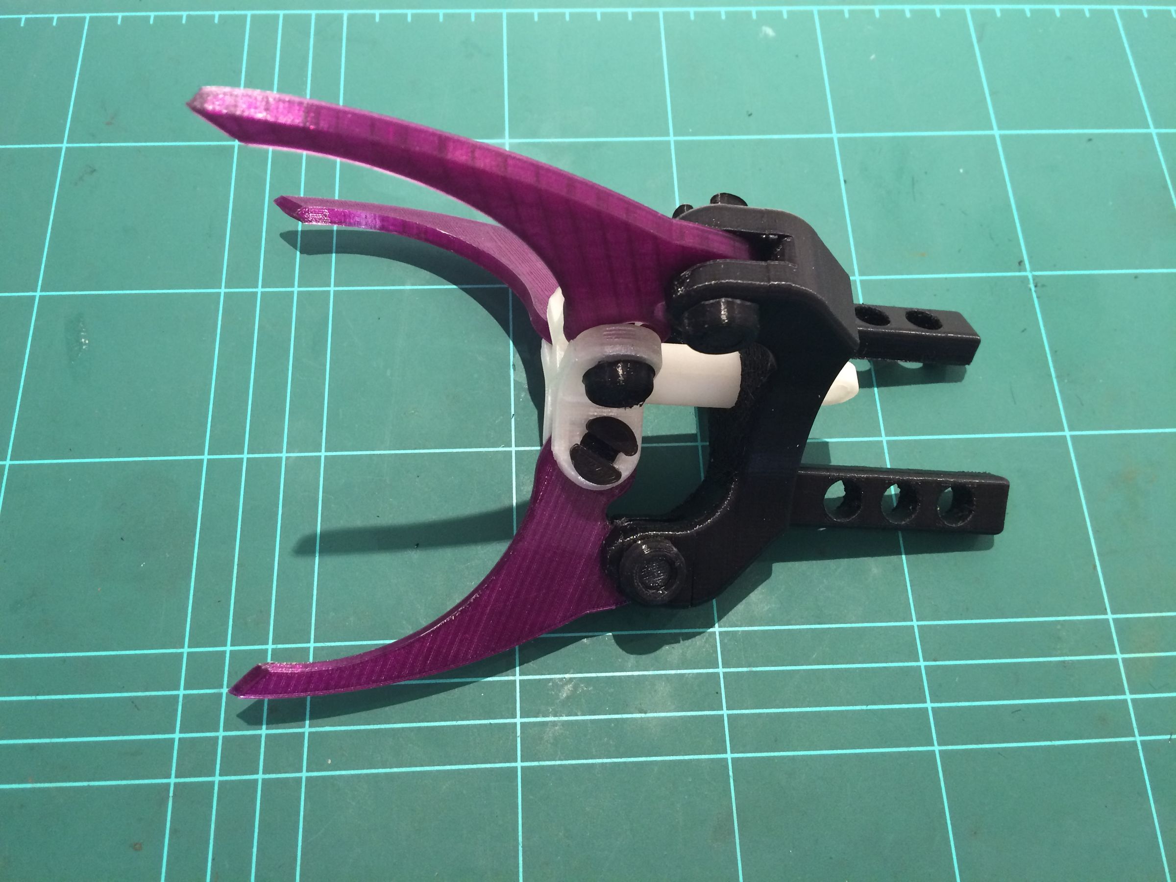 Black Ram Hand (Robotic/Prosthetic Hybrid) : 8 Steps (with Pictures ...