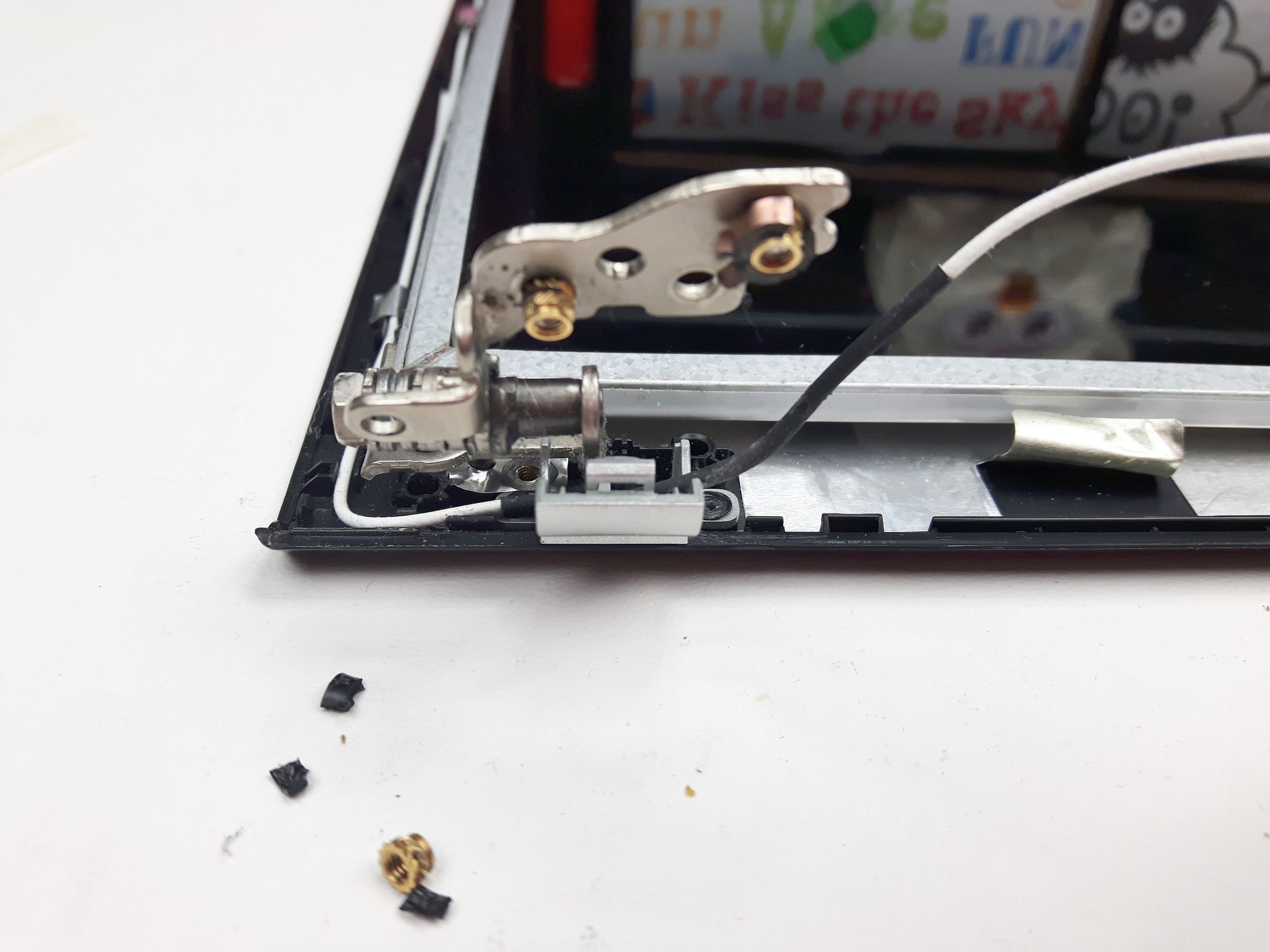 Laptop Deep Clean + Hinge Replacement : 11 Steps (with Pictures ...