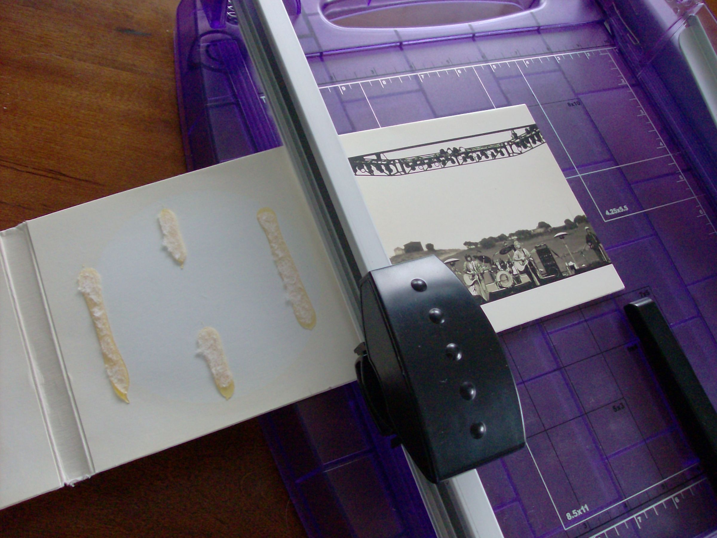 Upcycle Your Old CD Covers : 6 Steps - Instructables