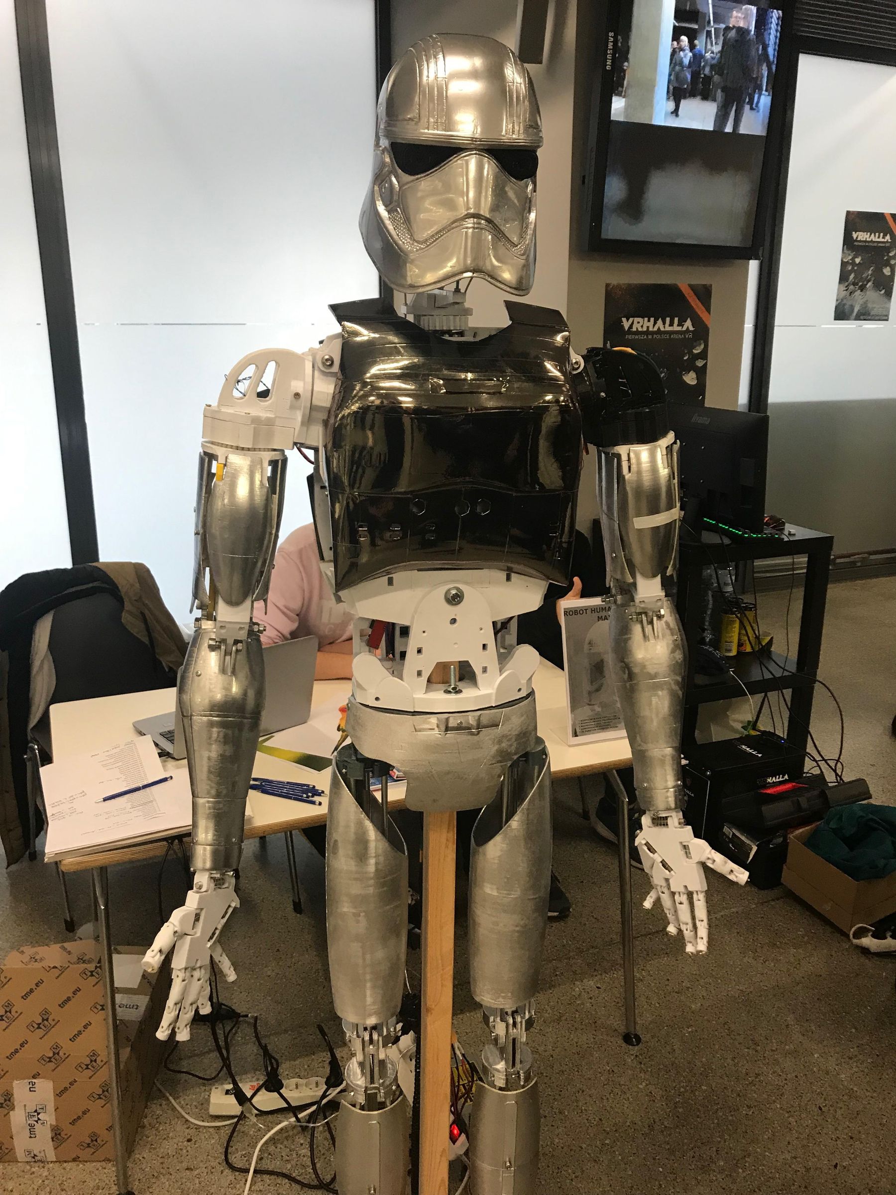 C3PO - Humanoid Movable Robot - Let's Doing One Part of Them. : 6 Steps ...
