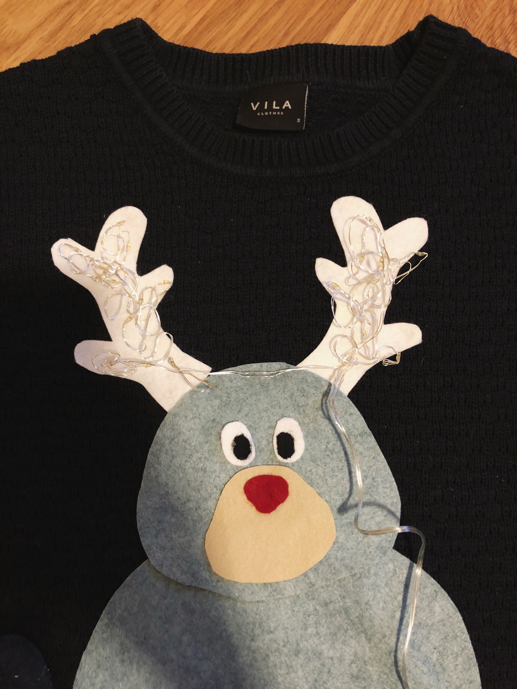'Look Inside the Reindeer' Sweater : 7 Steps (with Pictures ...