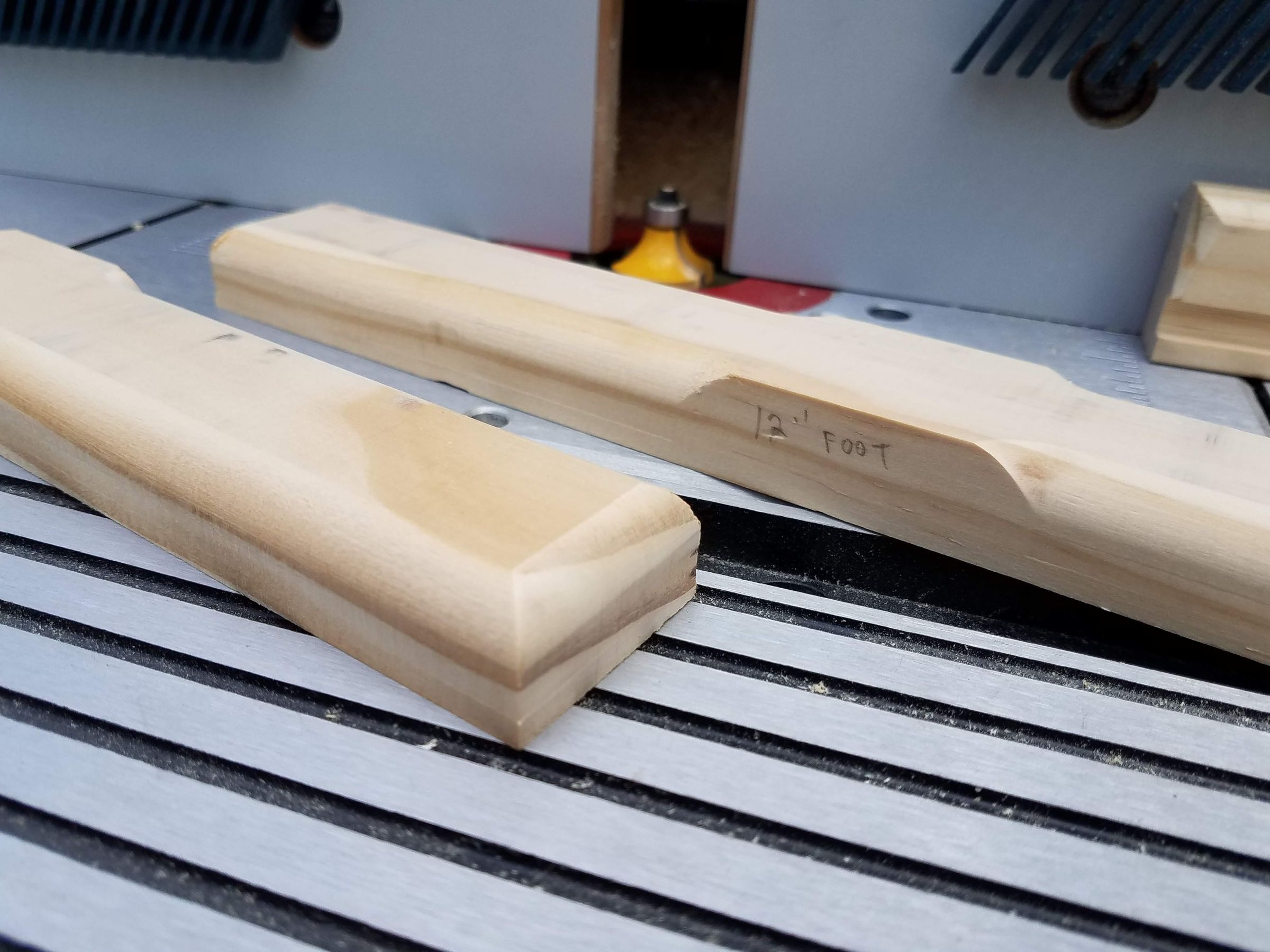 DIY Teacher Desk Shield for Writing Conferences : 7 Steps (with ...