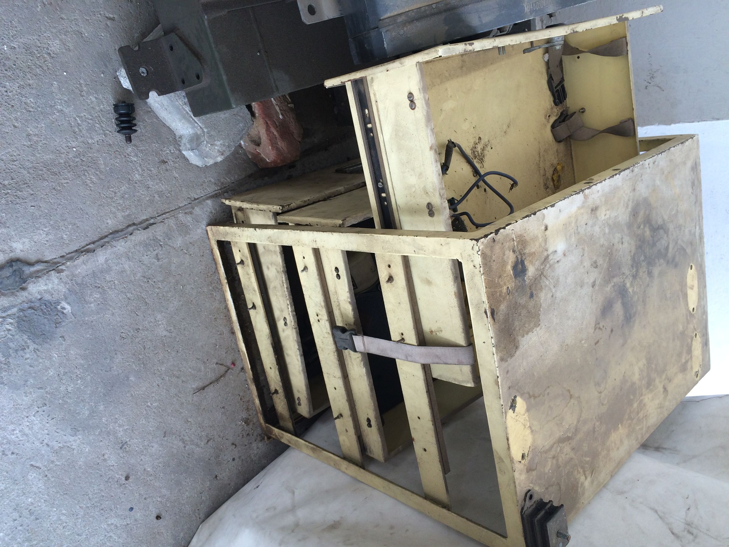 Tool Trolley From Scrap Metal : 7 Steps (with Pictures) - Instructables