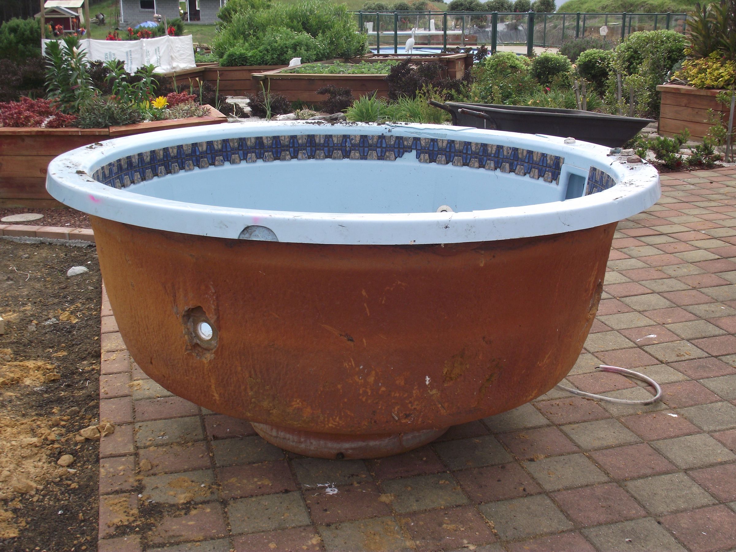 What to Do With an Old Spa : 4 Steps (with Pictures) - Instructables