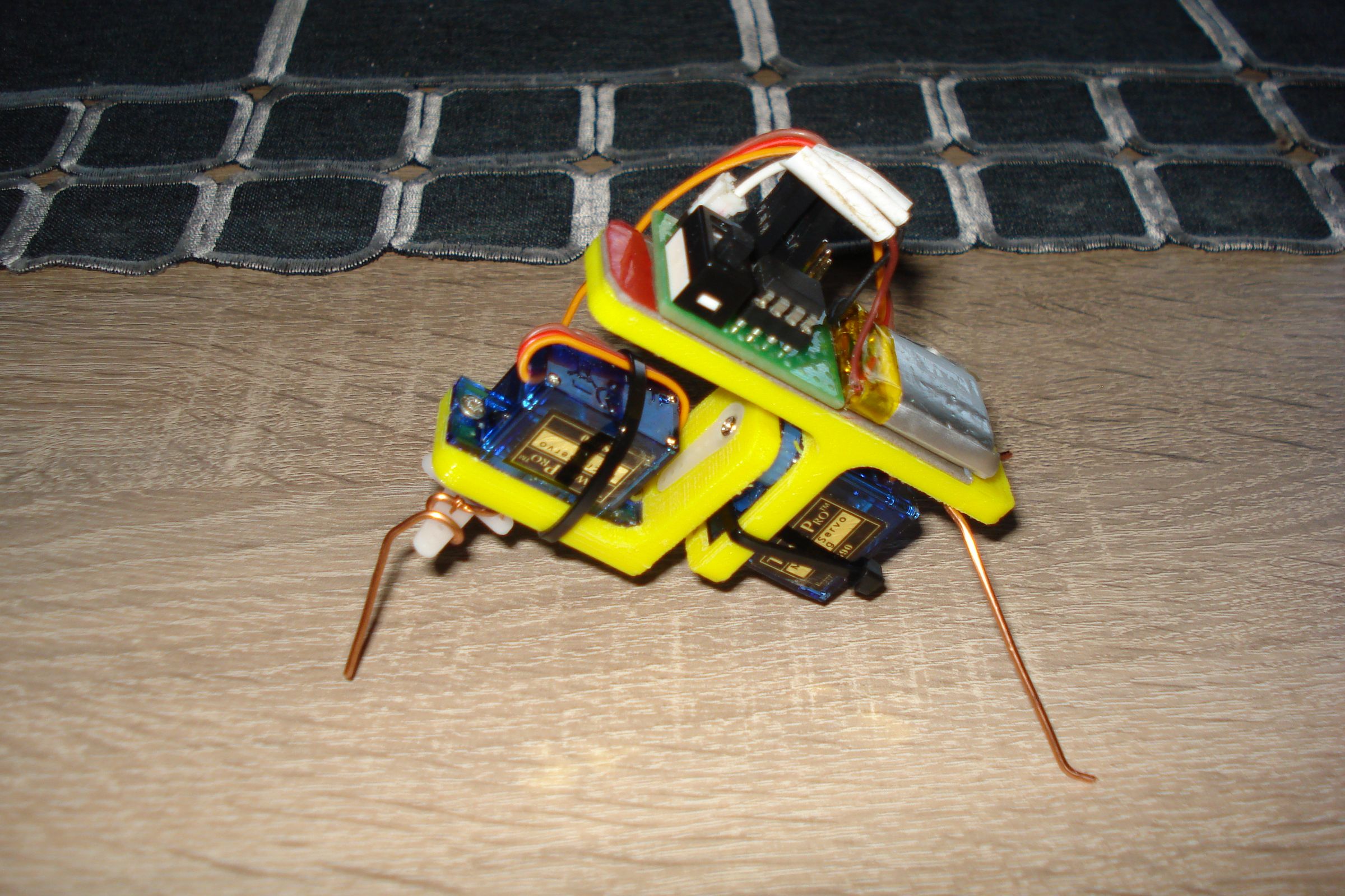 ATtiny85 Robot Insect V2.0 : 3 Steps (with Pictures) - Instructables