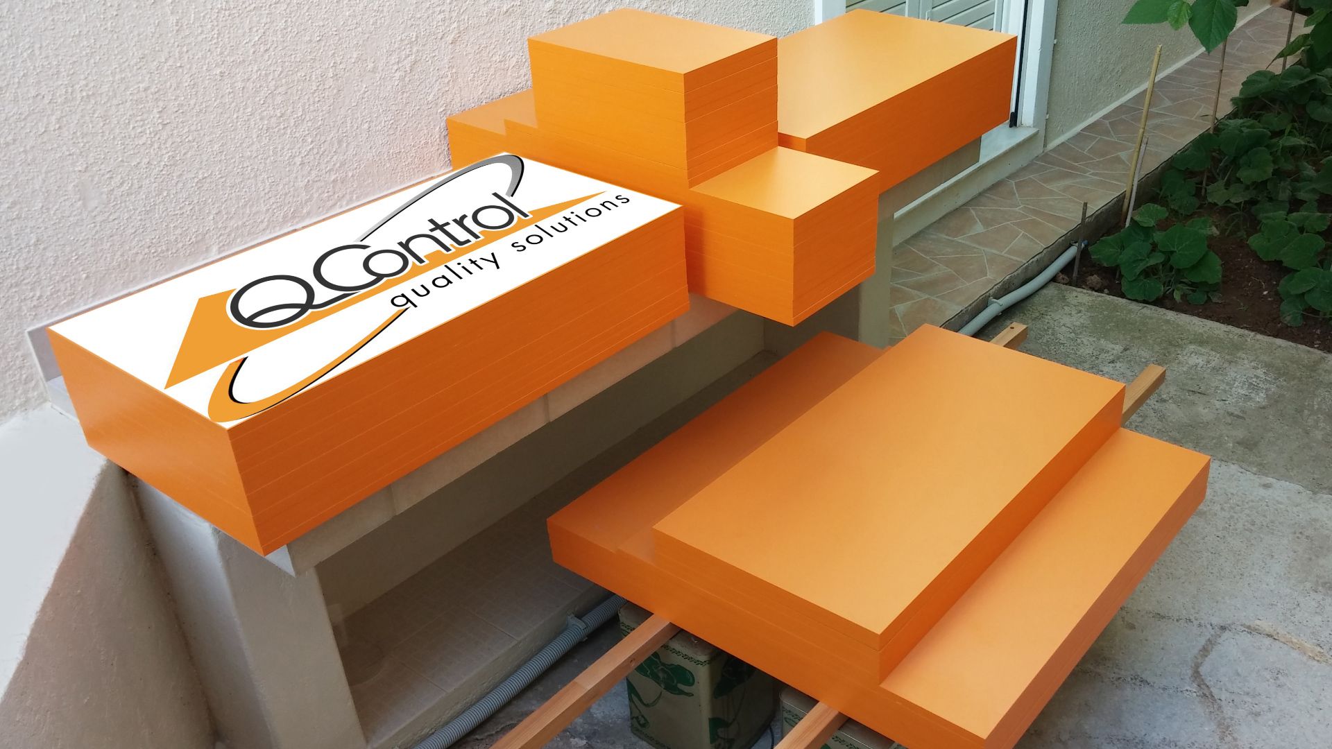 Collapsible Portable Display Stands/Boxes With Built-In Storage Space ...