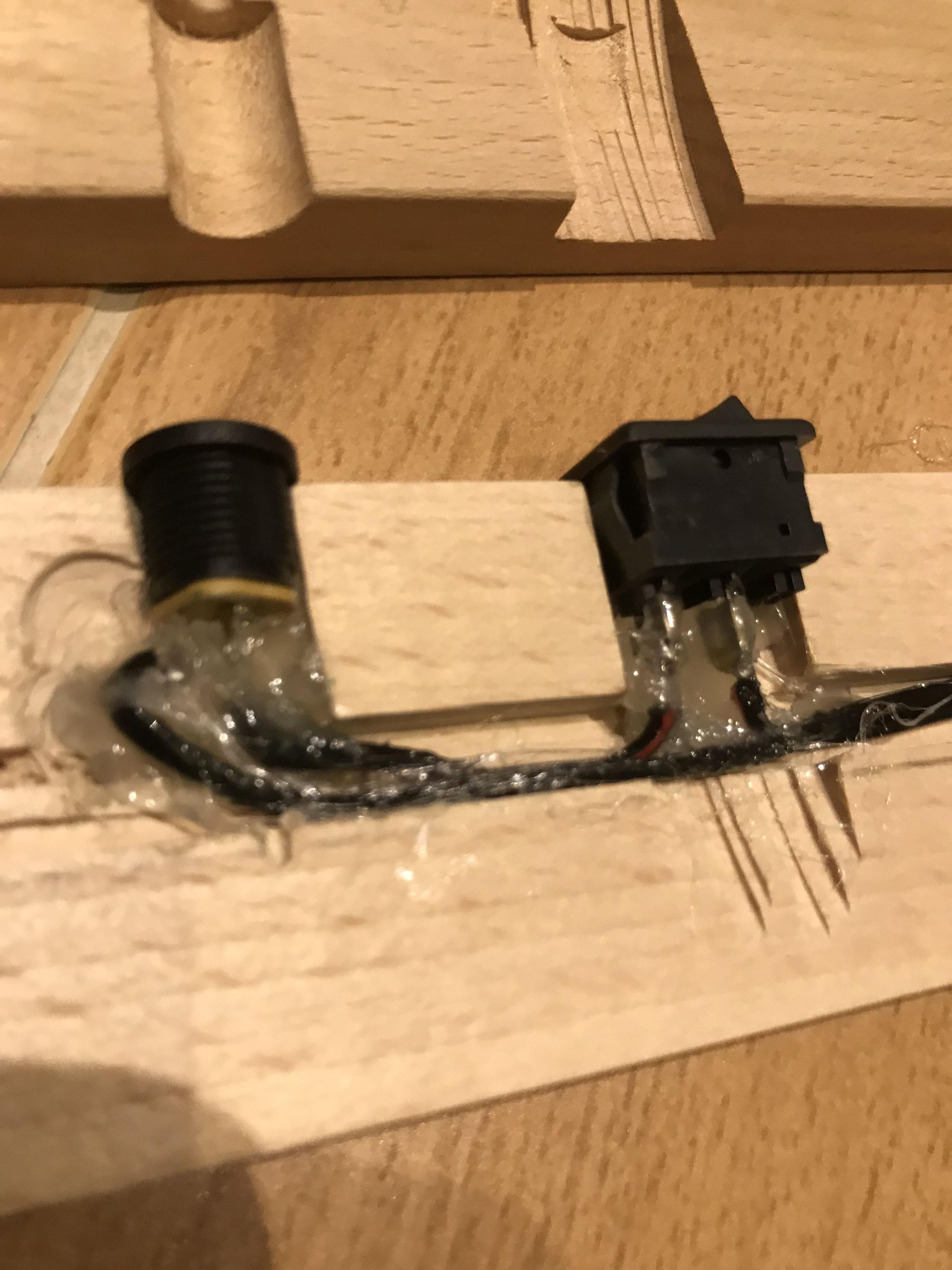 Easy Wooden Desk Lamp : 13 Steps (with Pictures) - Instructables