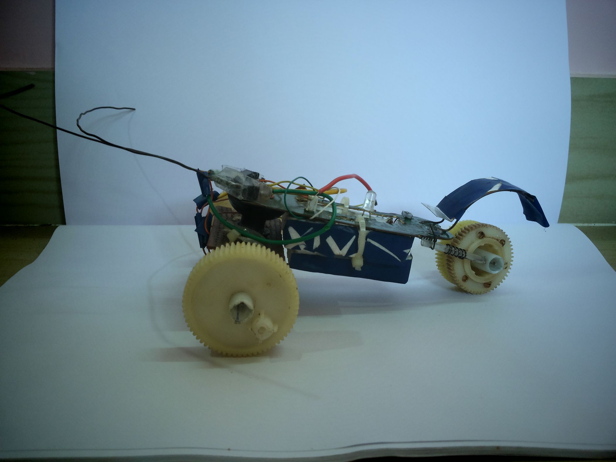 SIMPLE OBSTACLE DETECTING ROVER : 9 Steps - Instructables